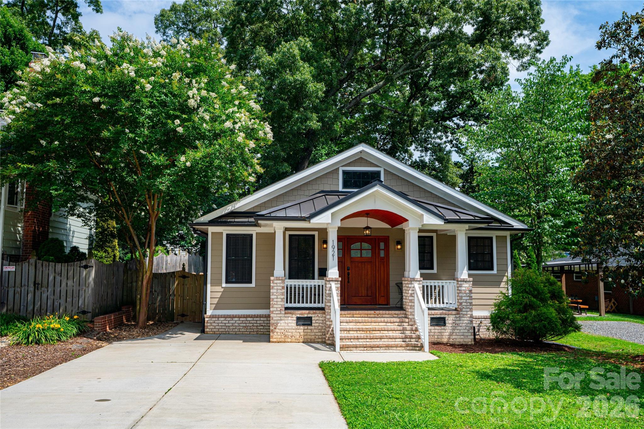 Photo 3 of 1921 Cumberland Avenue, Charlotte, NC