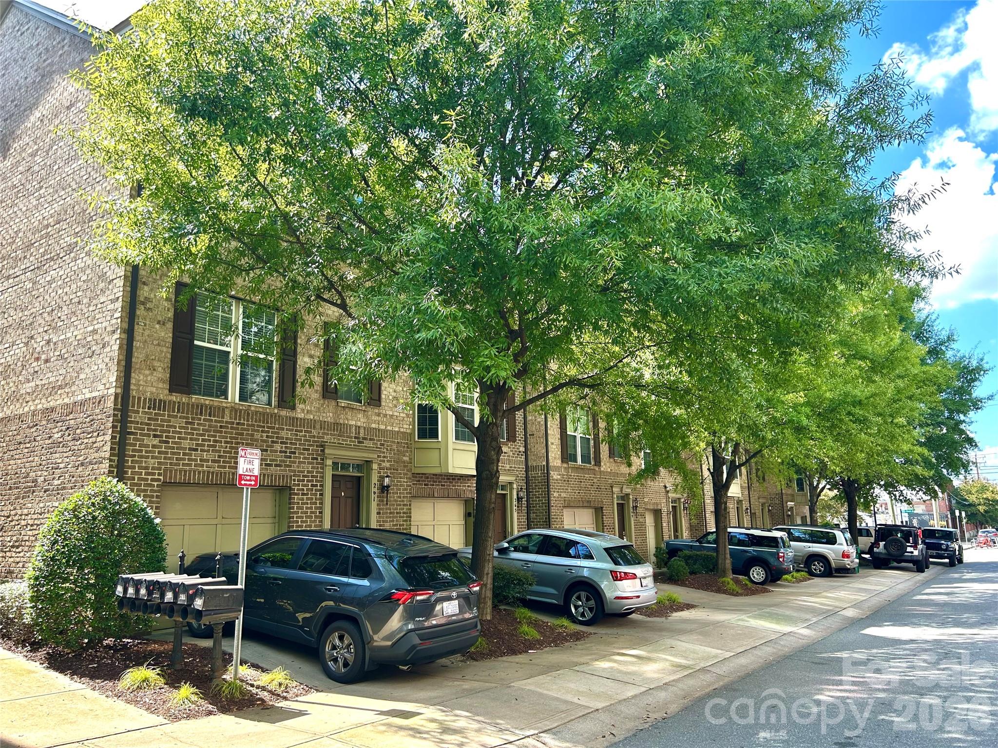 251 Lincoln Street, Charlotte, NC - photo 3 of 22