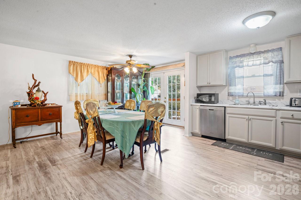 8619 Eaglewind Drive, Charlotte, NC - photo 6 of 26