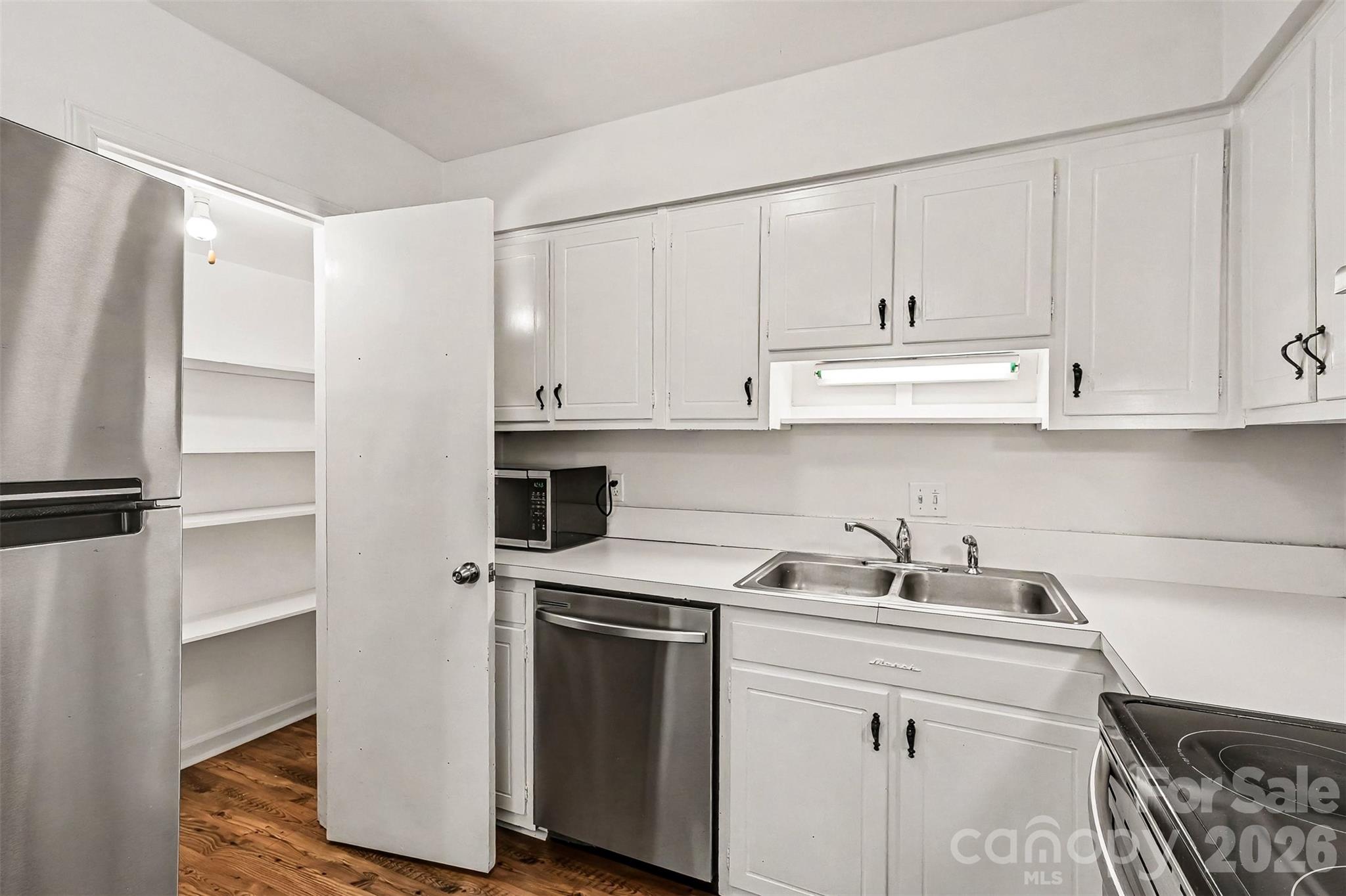 Photo 13 of 3720 Park RoadL, Charlotte, NC