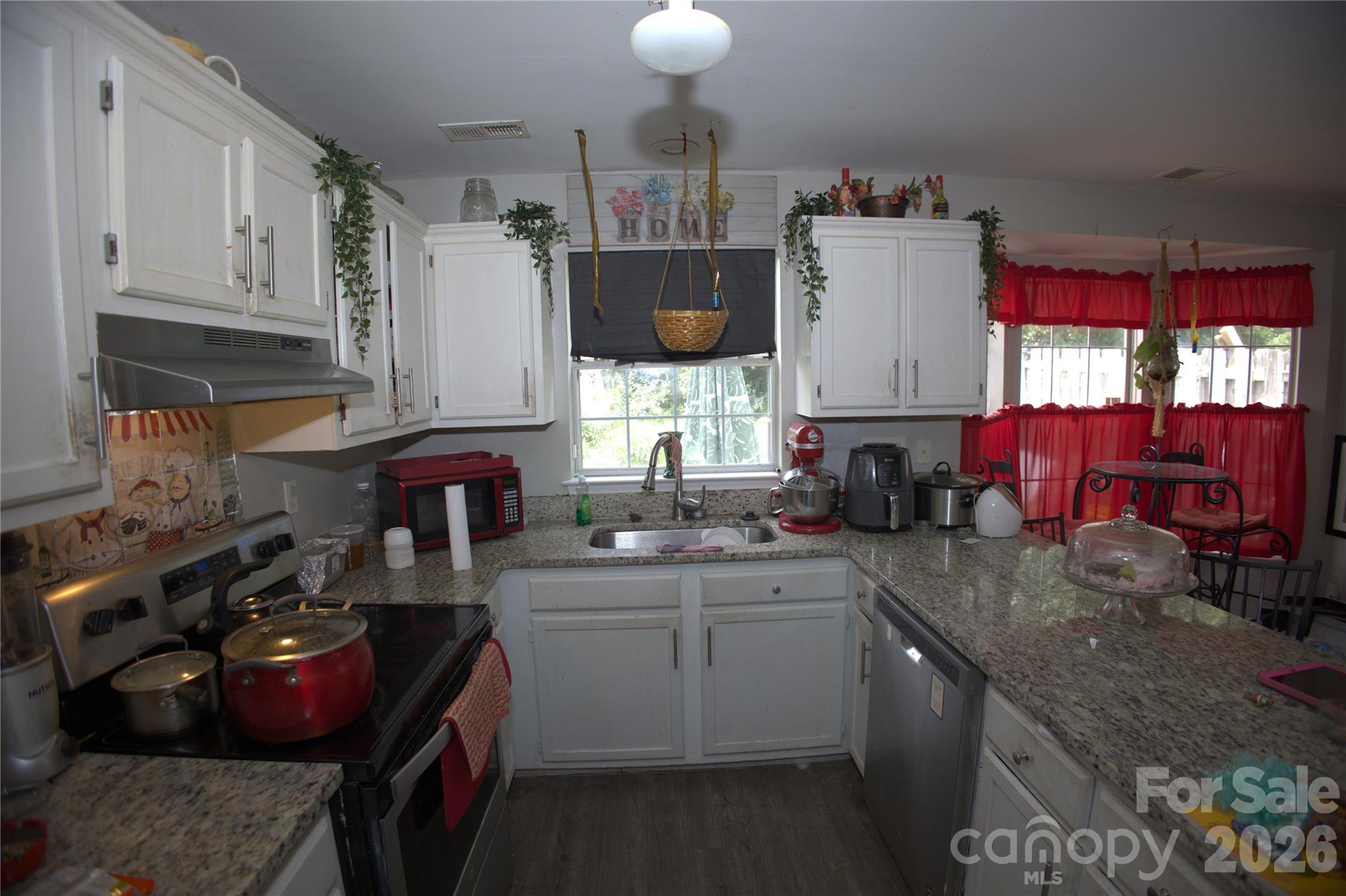 Home for sale at 6000 Bayswater Lane, Charlotte, NC — photo 7 of 18