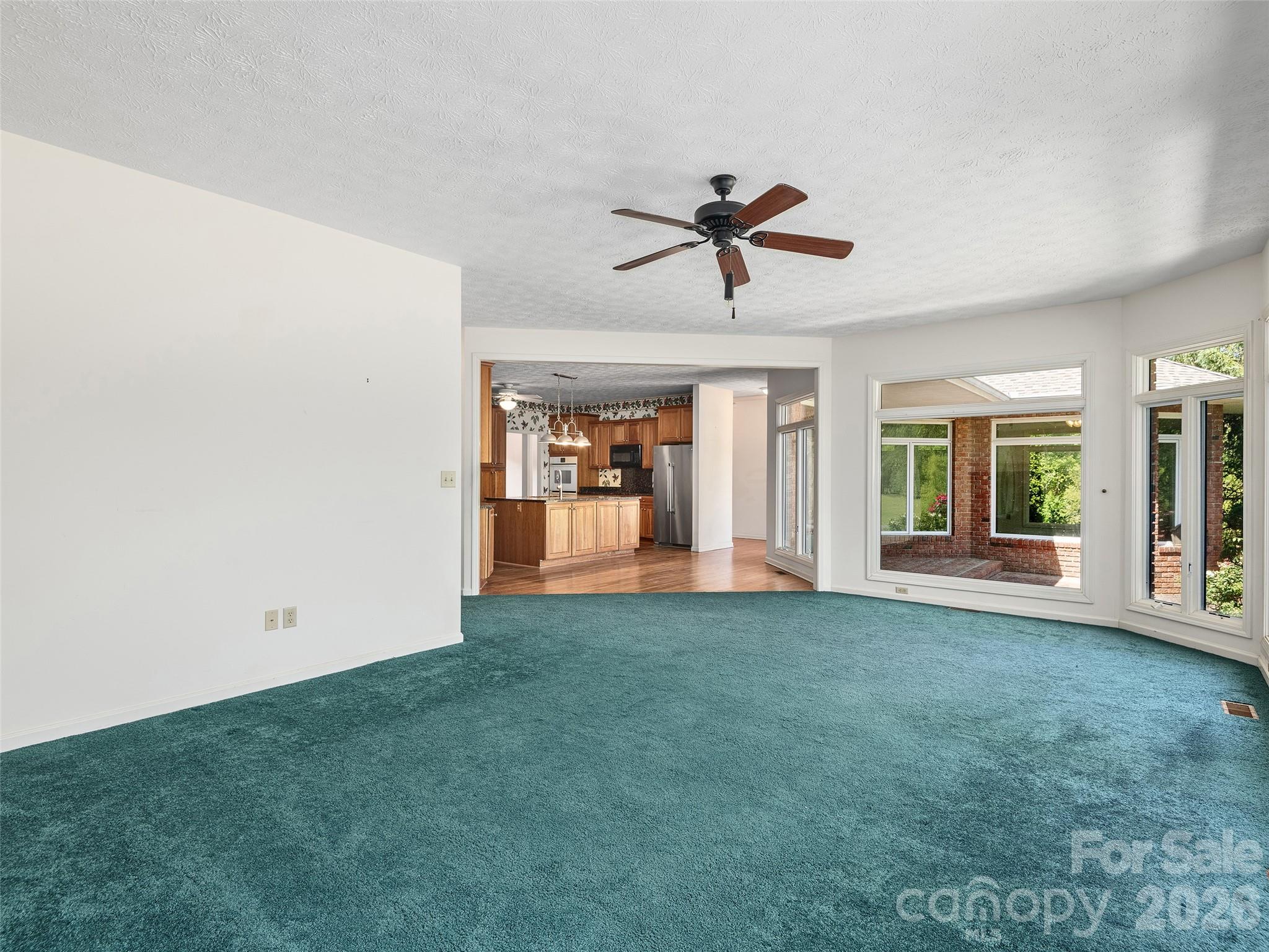 39 Beaumont Drive, Hendersonville, NC - photo 4 of 36