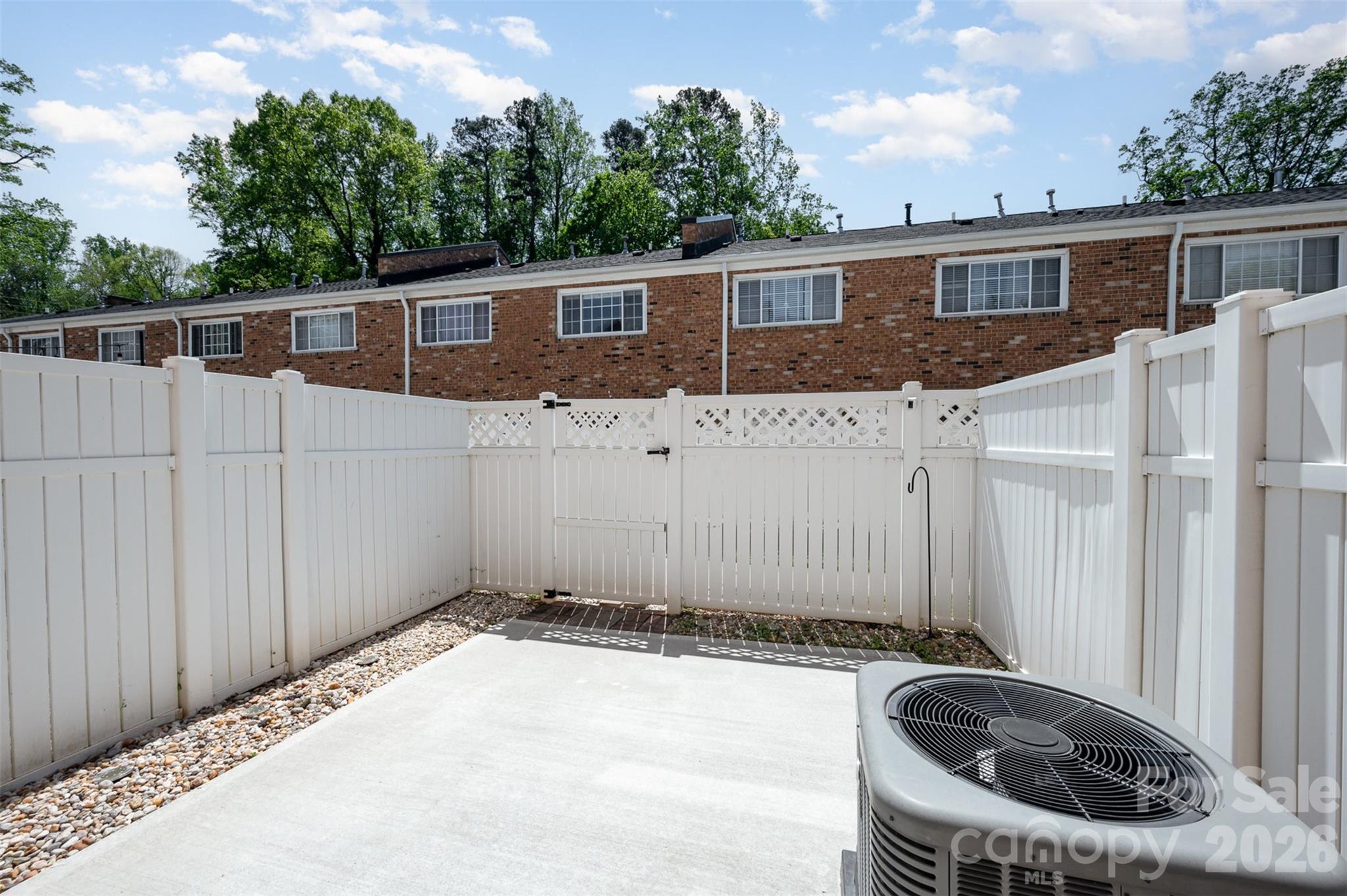 Photo 27 of 1218 Green Oaks LaneE, Charlotte, NC