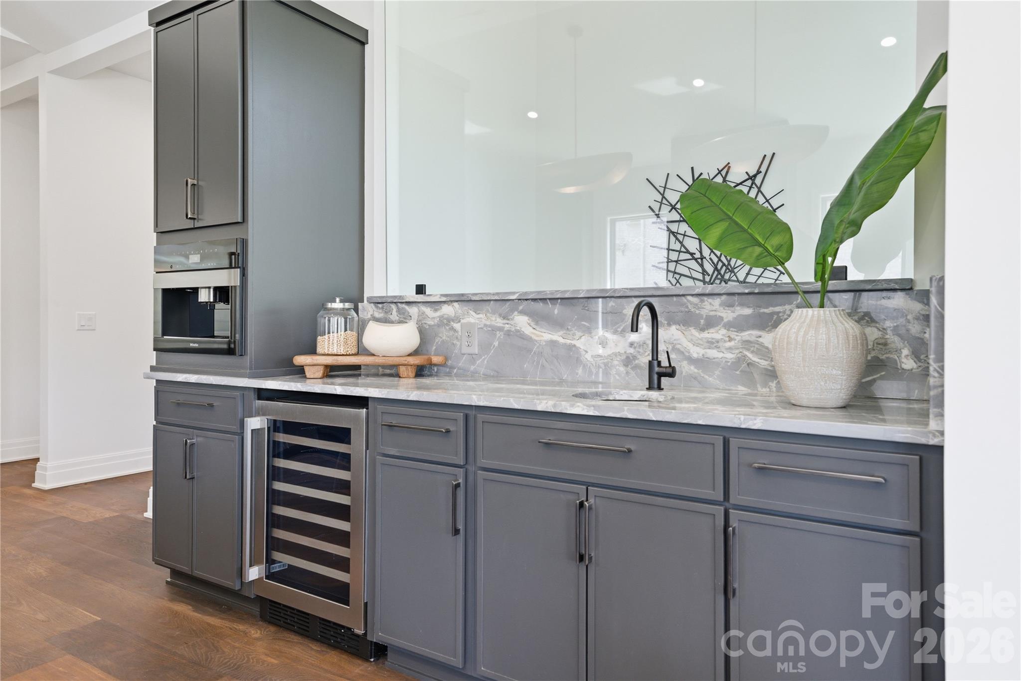 Photo 16 of 1423 S Wendover Road, Charlotte, NC
