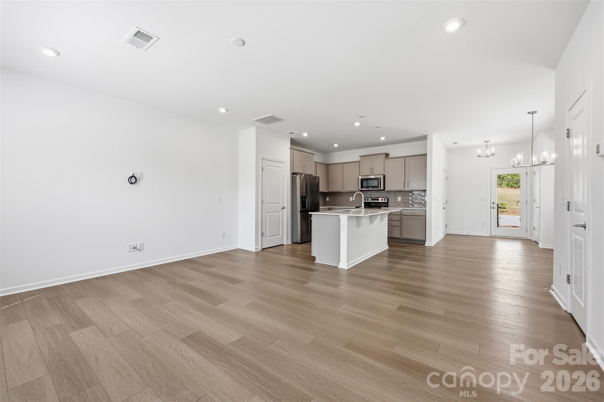 Photo 7 of 16401 Leading Street, Charlotte, NC