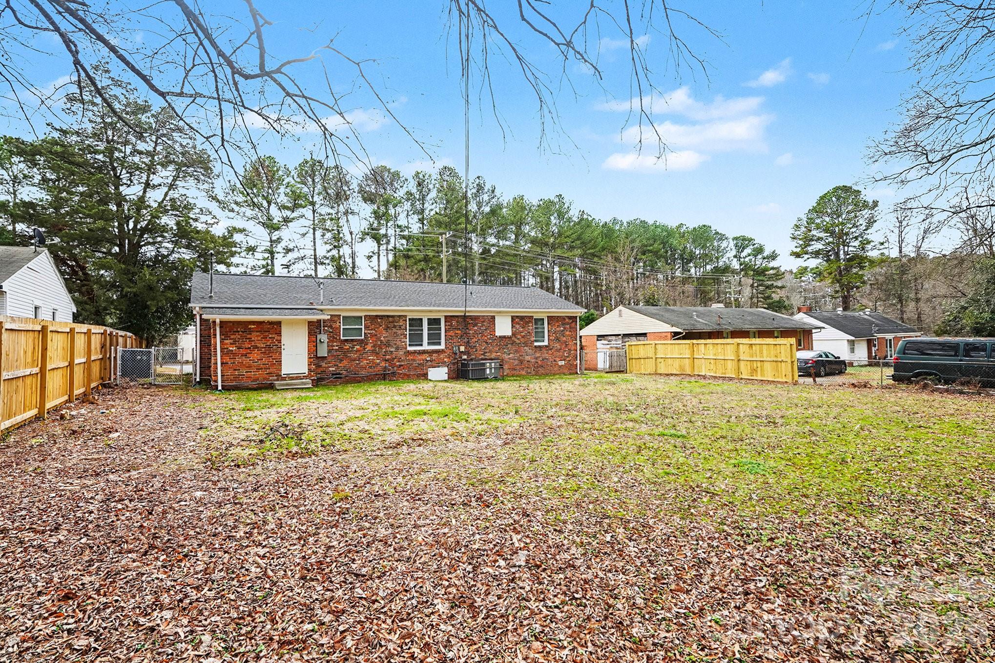 3431 Shamrock Drive, Charlotte, NC - photo 3 of 27