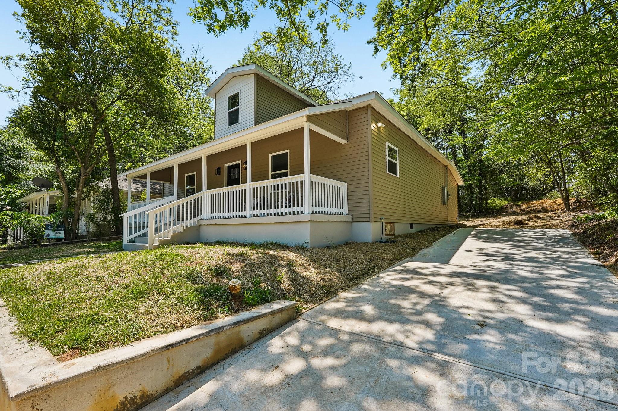 Photo 2 of 514 W Arch Street, Lancaster, SC
