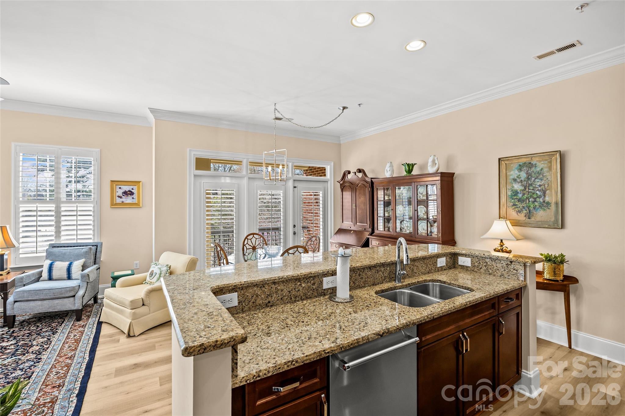 Photo 12 of 2994 Selwyn Avenue, Charlotte, NC