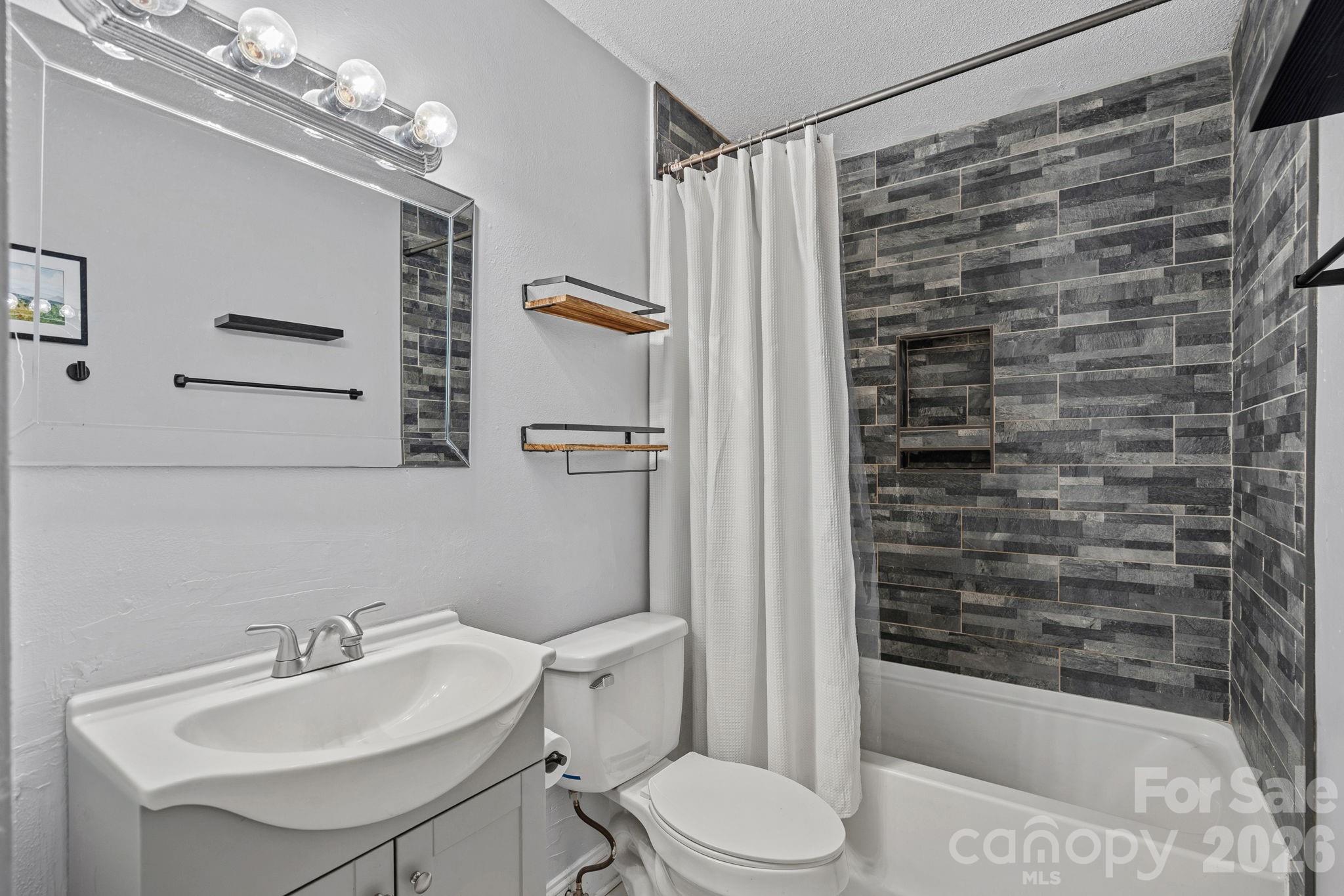 Photo 12 of 5662 Coulee Place, Charlotte, NC
