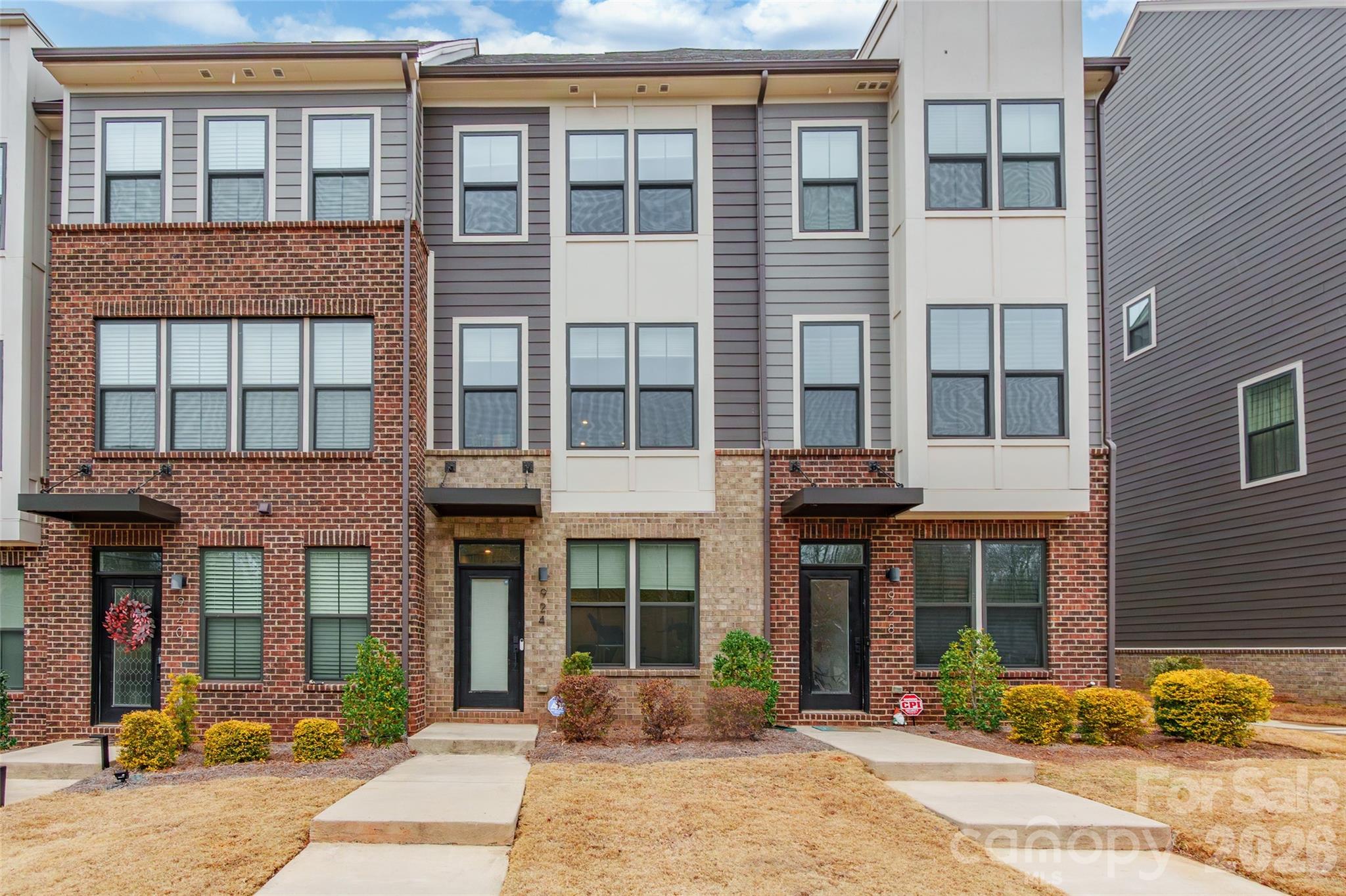 Home for sale at 924 Broad River Lane, Charlotte, NC — photo 1 of 26