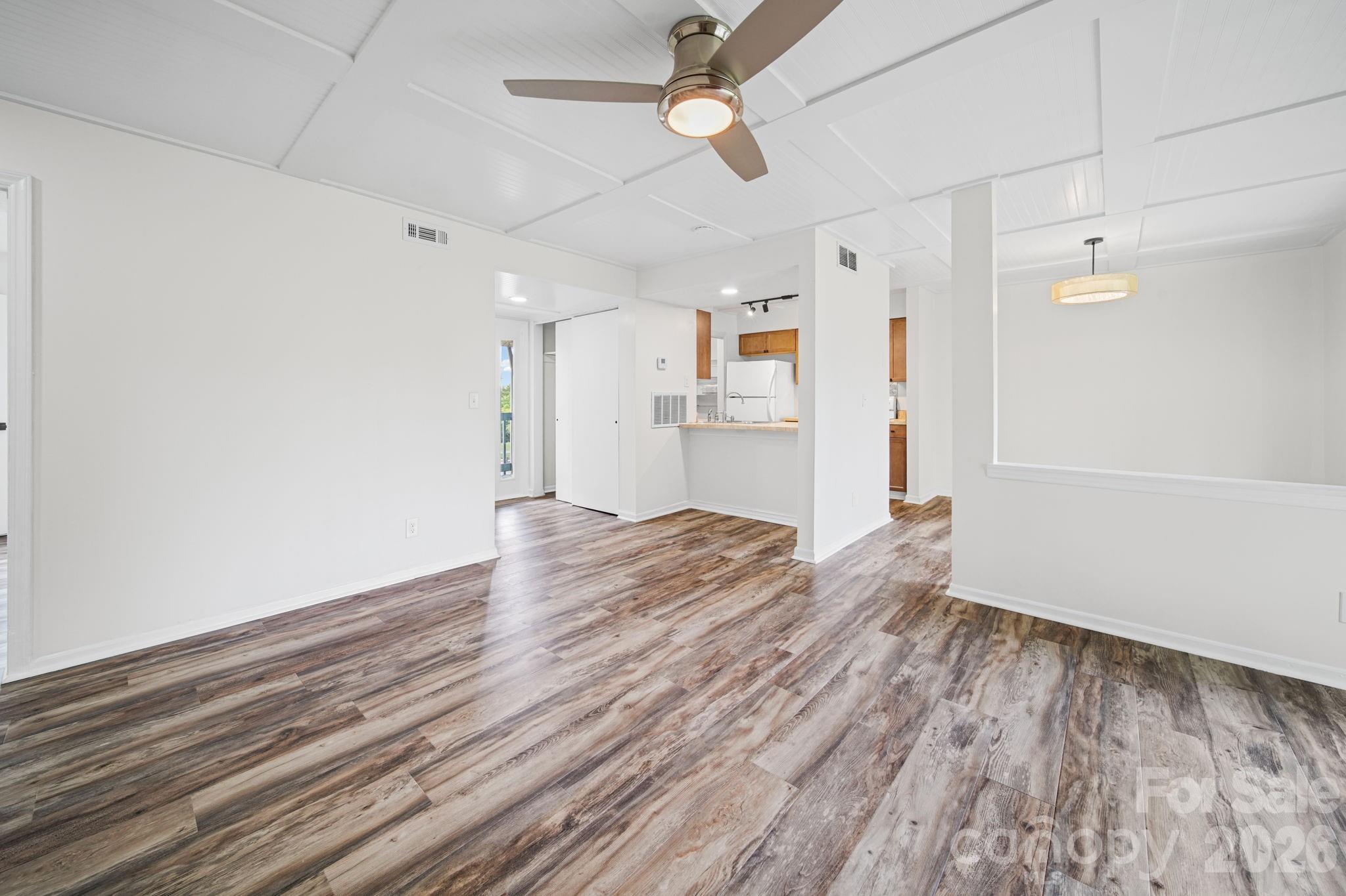 Photo 4 of 11023 Harrowfield Road, Charlotte, NC