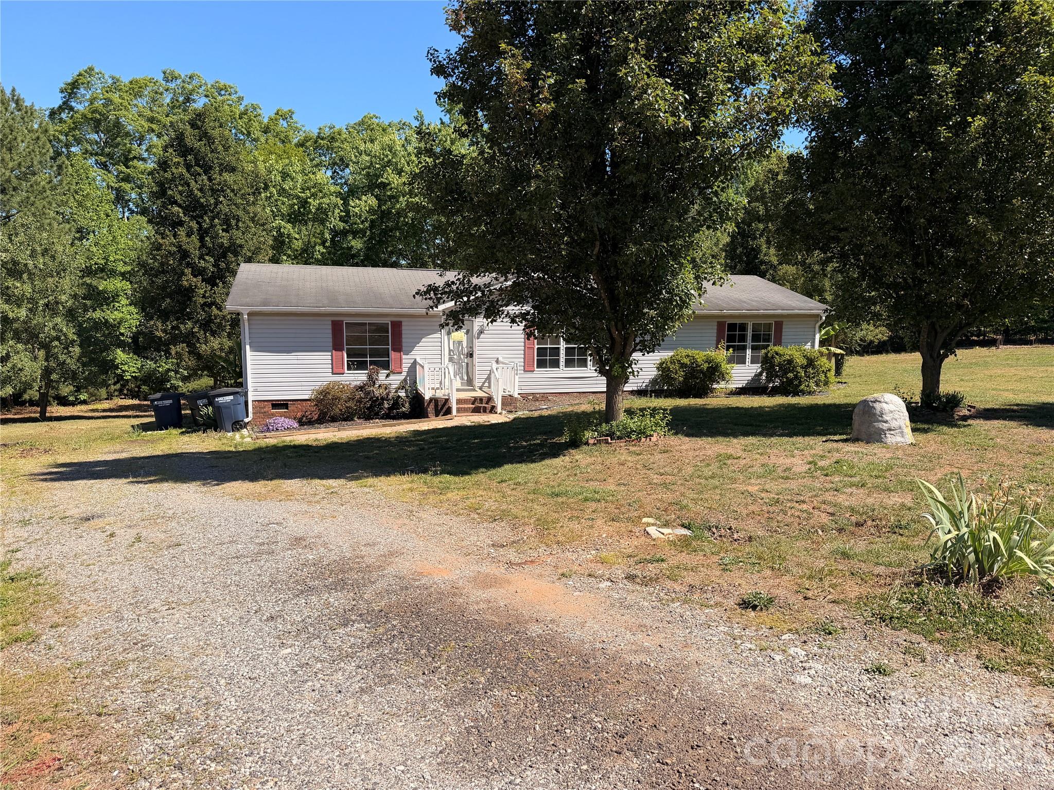 Photo 3 of 144 Carolina Wren Drive, Mooresville, NC