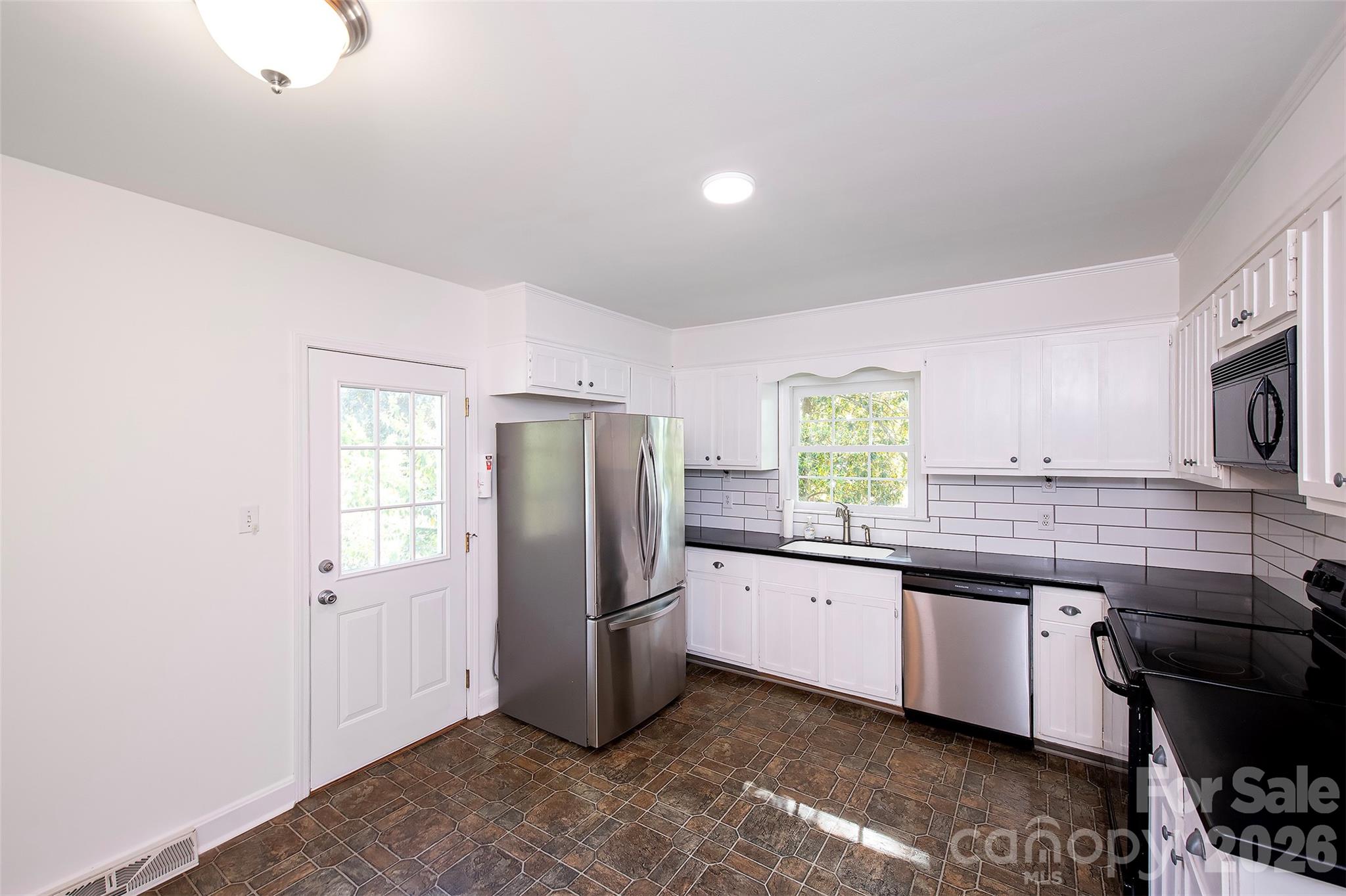 Photo 9 of 6629 Knightswood Drive, Charlotte, NC