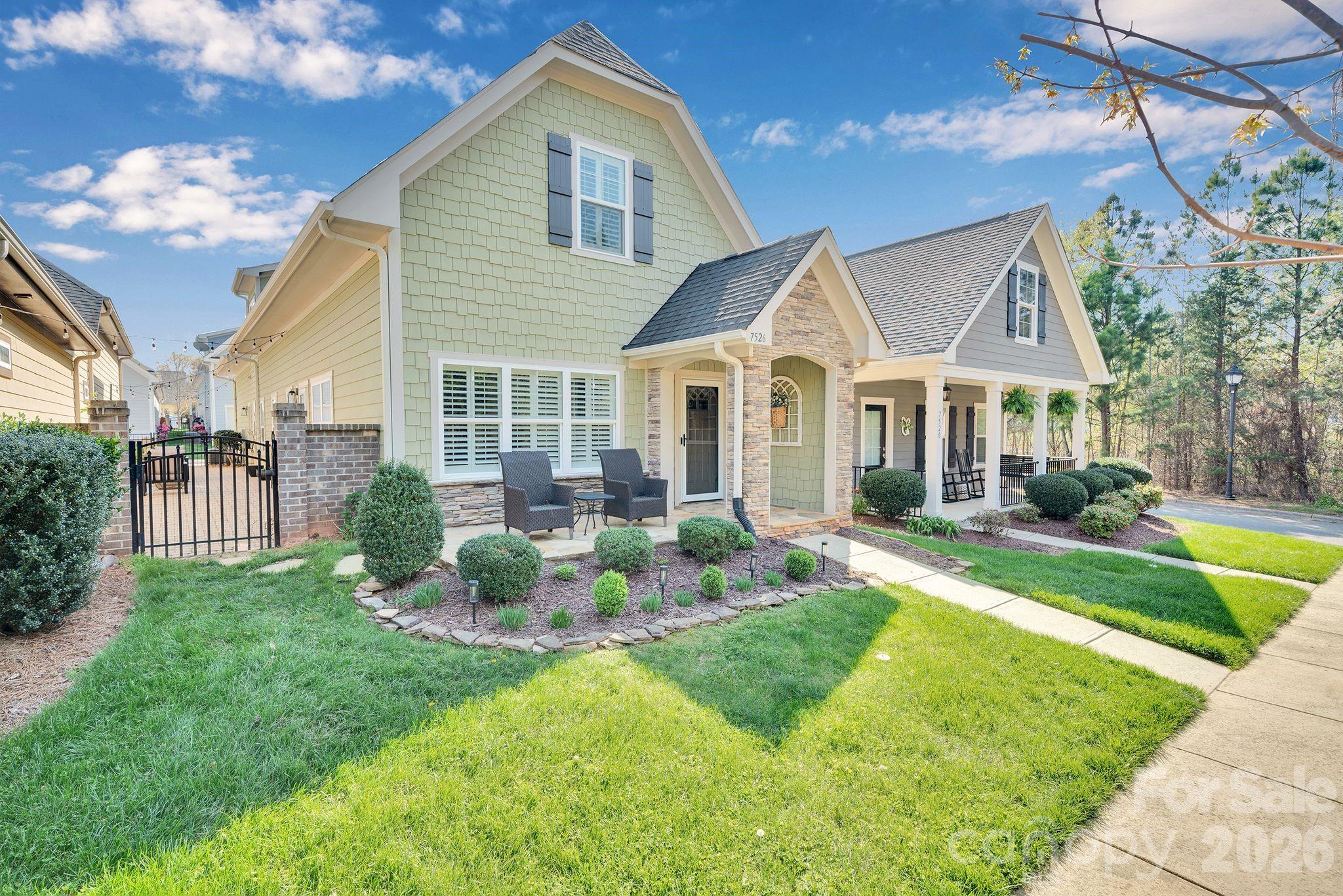 7526 Fairway Villa Circle, Denver, NC - photo 3 of 34