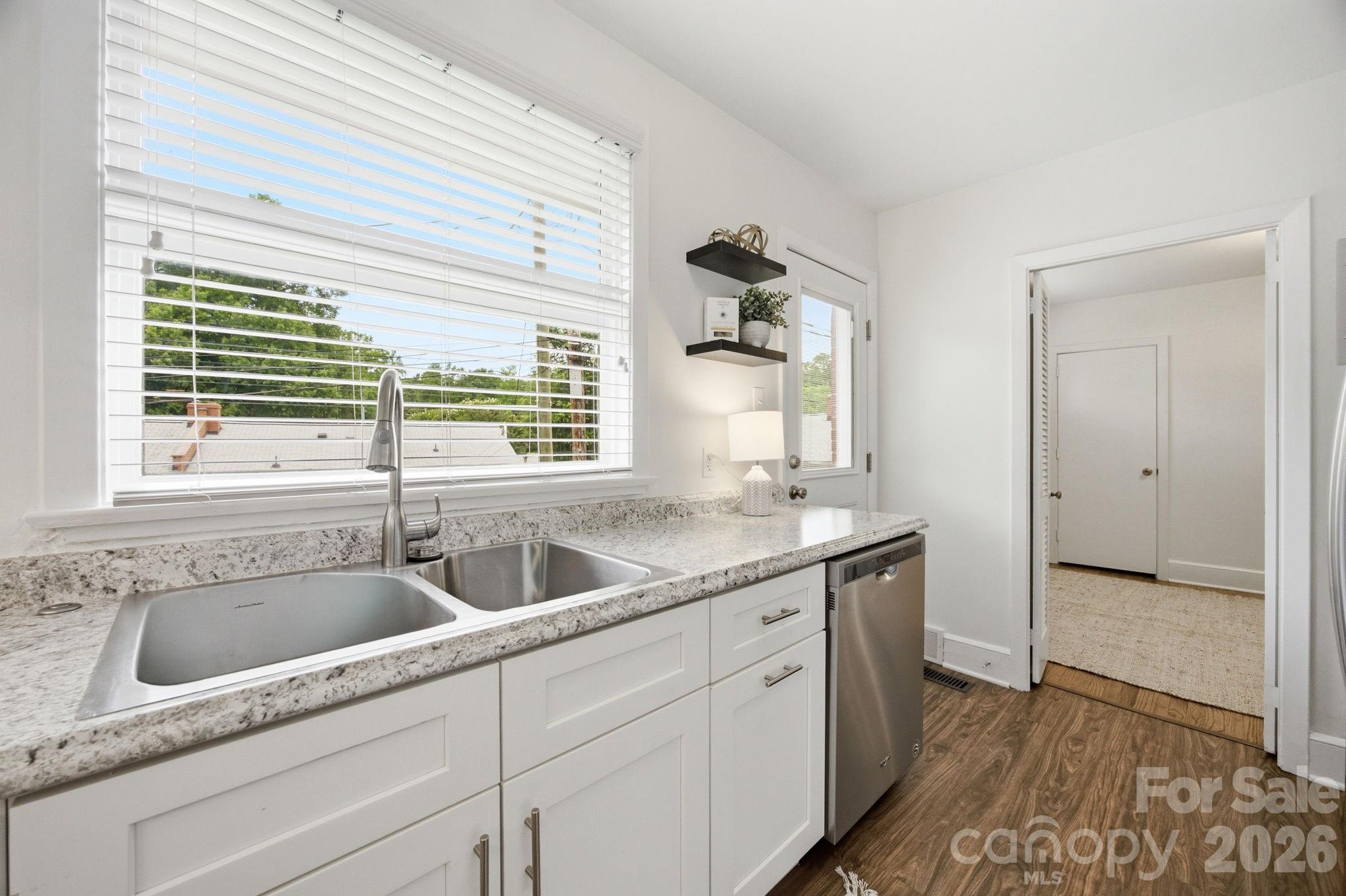Photo 7 of 4500 Woodlark Lane, Charlotte, NC