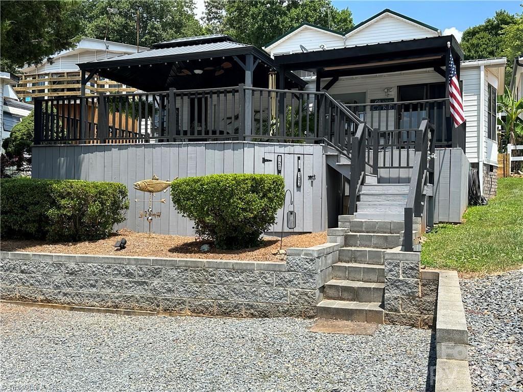 120 Elm Street, New London, NC - photo 4 of 49