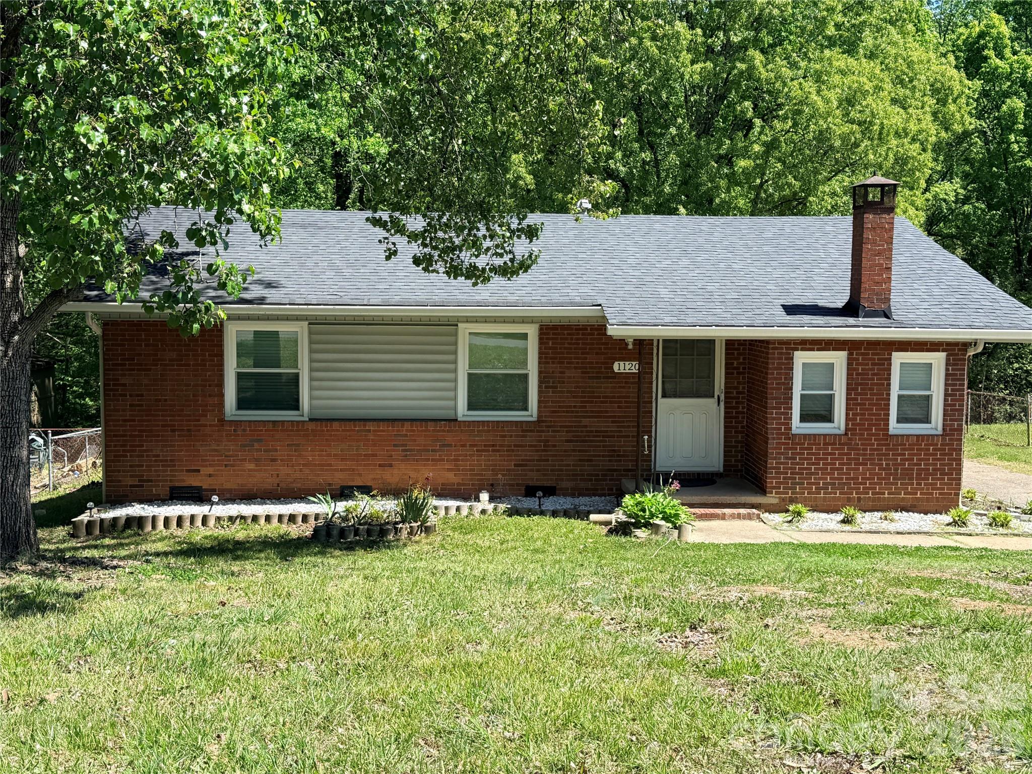 Home for sale at 1120 Claremont Road, Charlotte, NC — photo 1 of 11