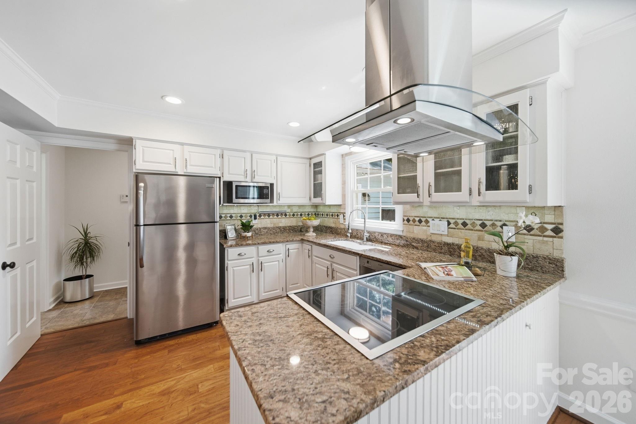 Home for sale at 5600 Carmel Station Avenue, Charlotte, NC — photo 10 of 47