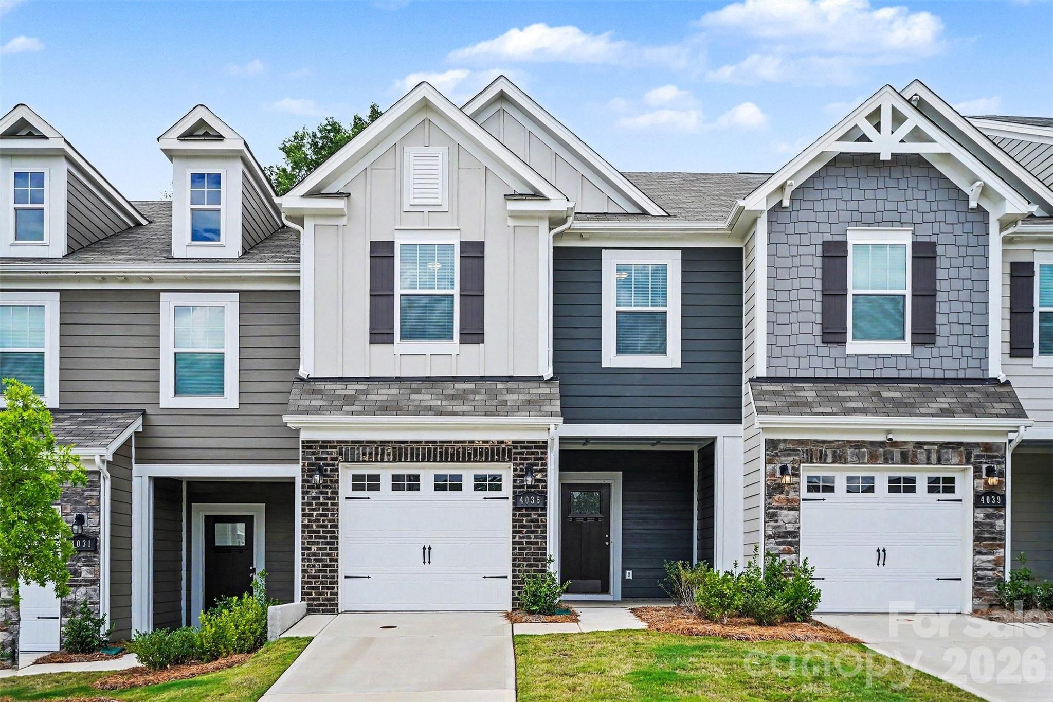 Home for sale at 4035 Lawnview Drive, Charlotte, NC — photo 1 of 33