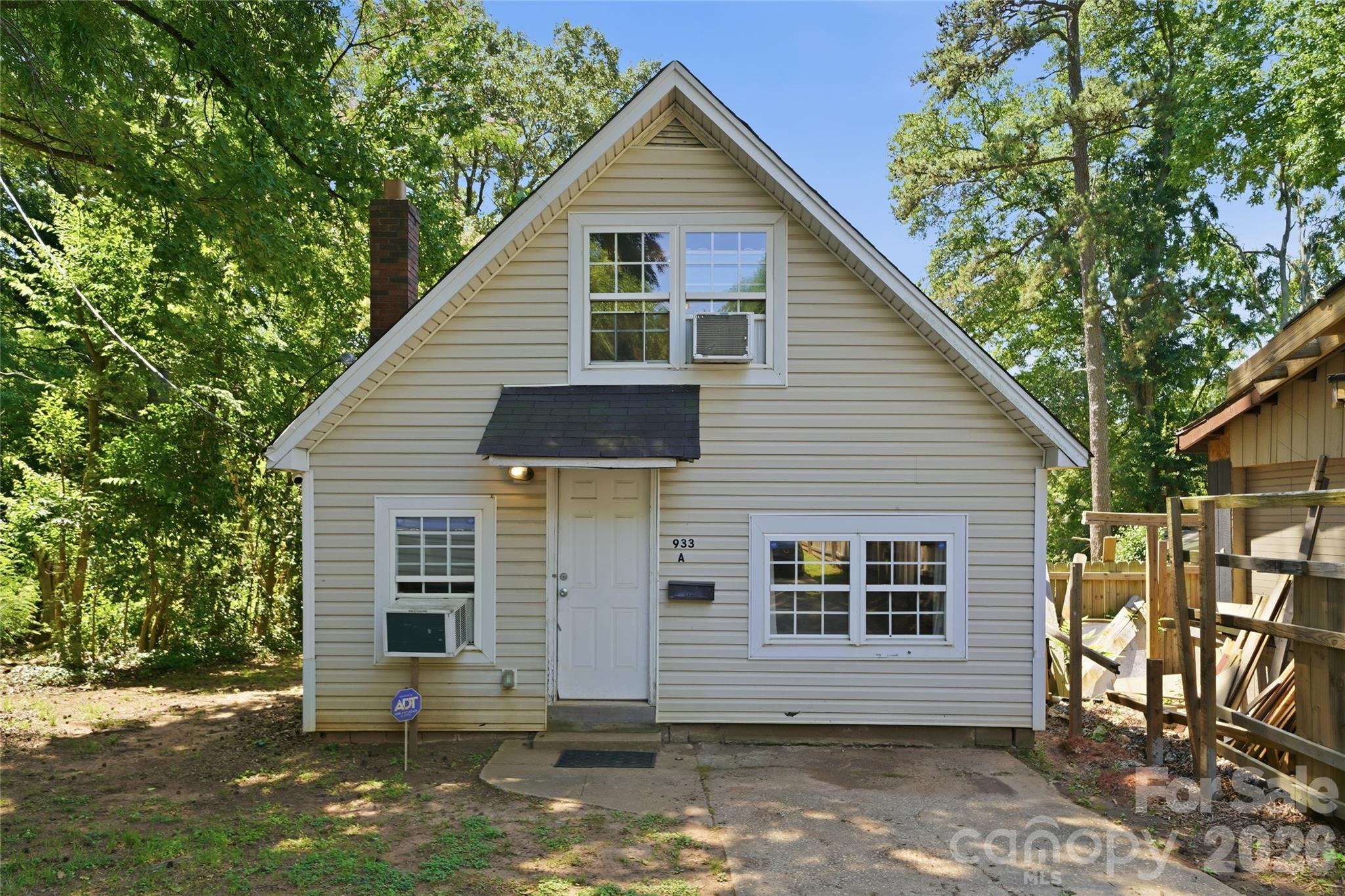 Photo 18 of 933 Rowan Street, Charlotte, NC