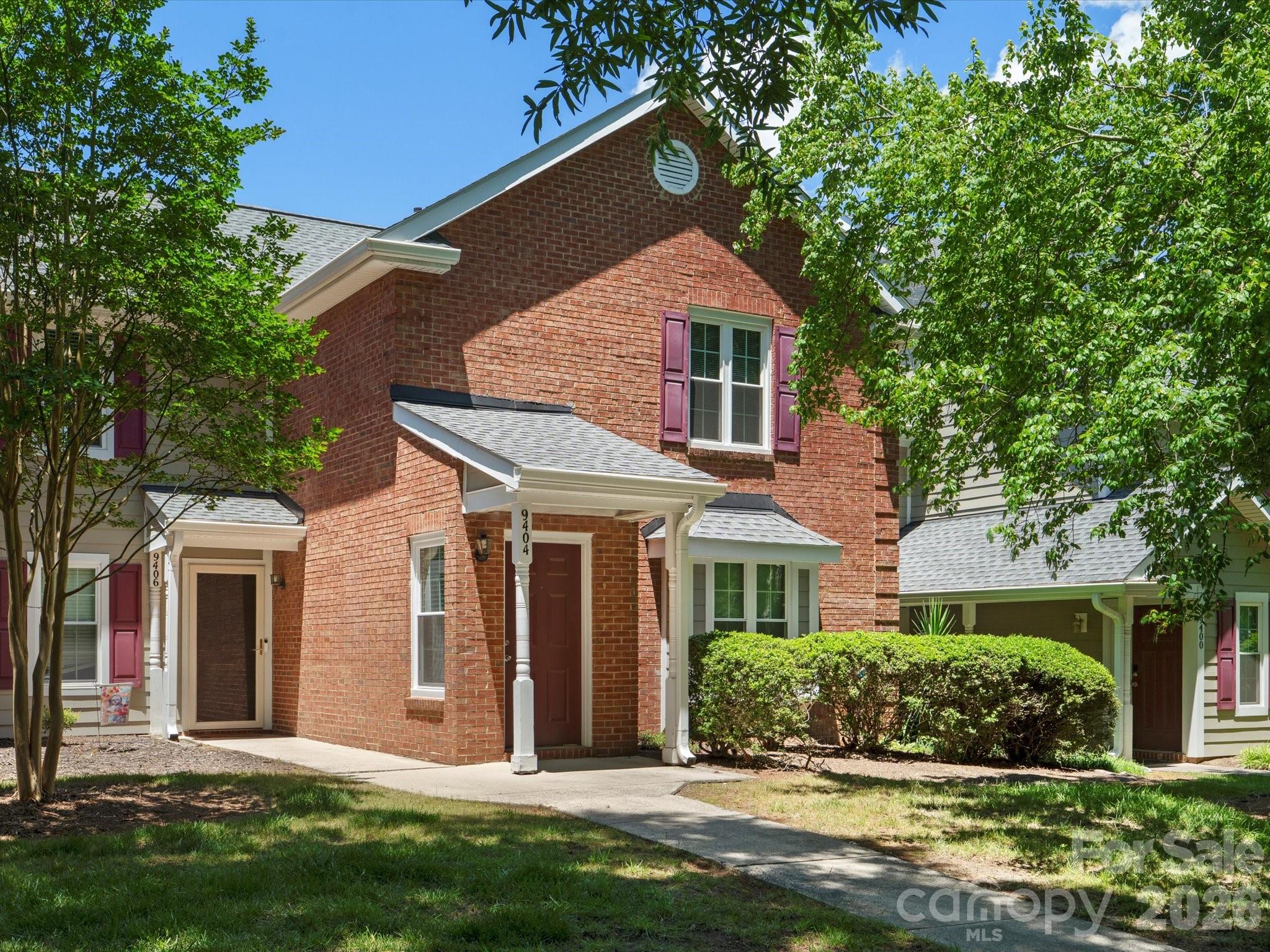 Home for sale at 9404 S Vicksburg Park Court, Charlotte, NC — photo 1 of 34