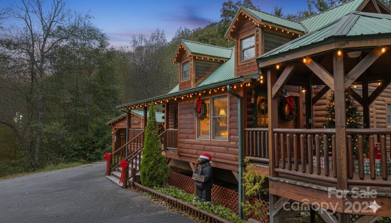 80 Slow Lane, Whittier, NC - photo 2 of 49