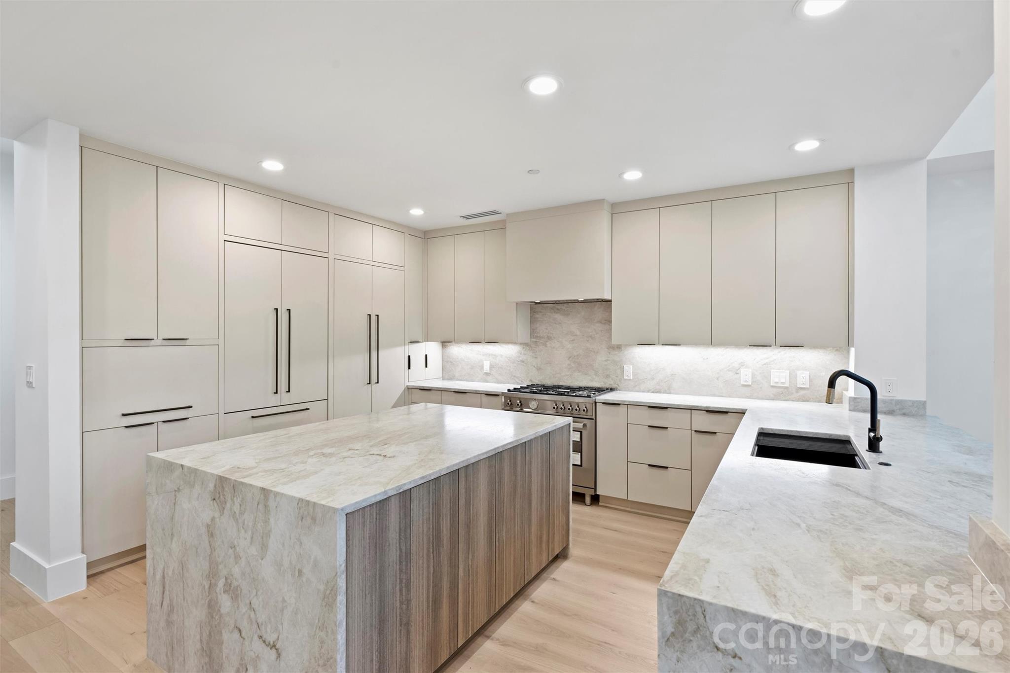 Photo 8 of 435 S Tryon Street301, Charlotte, NC