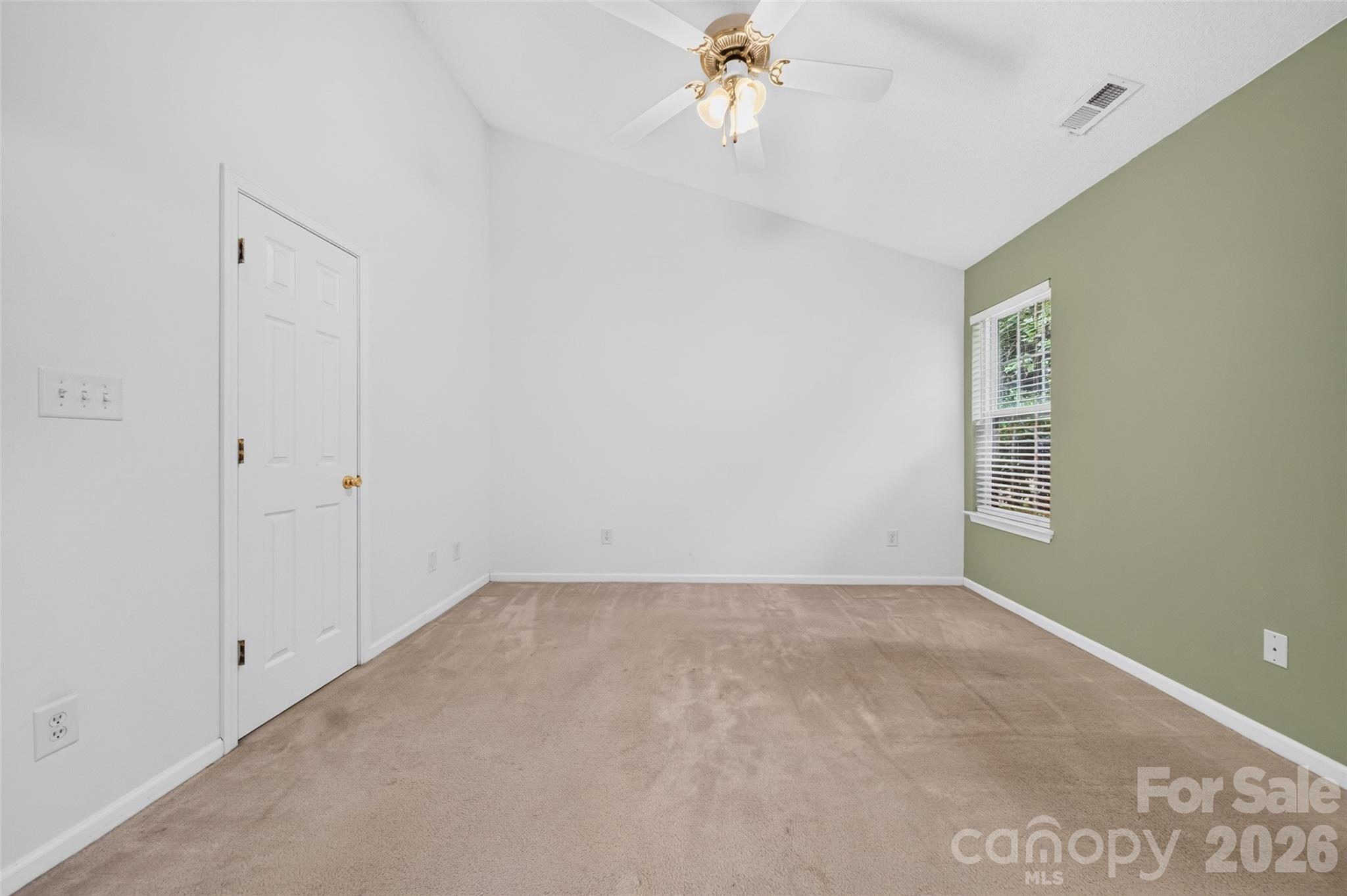Home for sale at 4627 Victory Lane, Charlotte, NC — photo 9 of 39