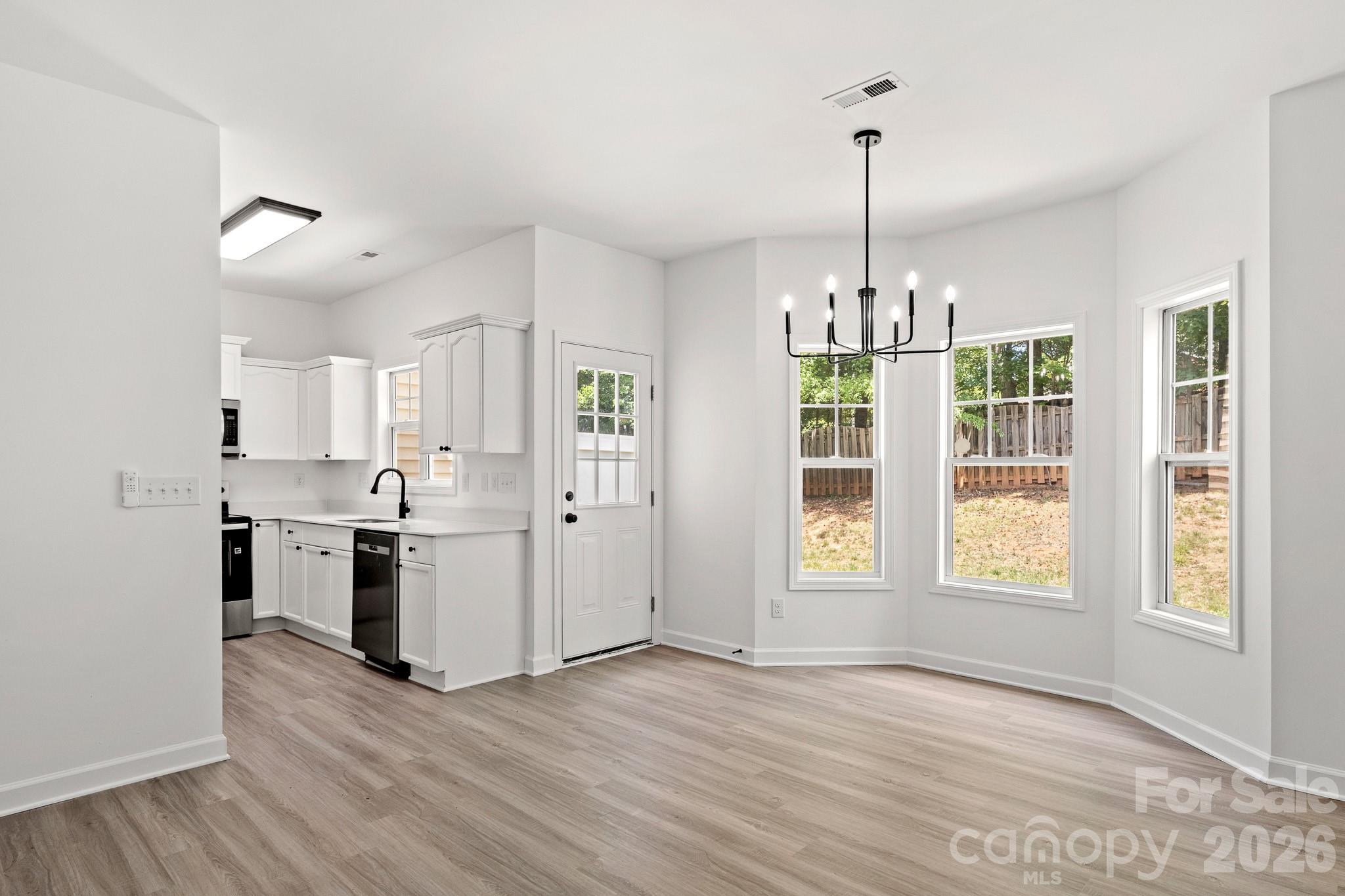 5536 Franklin Springs Circle, Charlotte, NC - photo 9 of 34