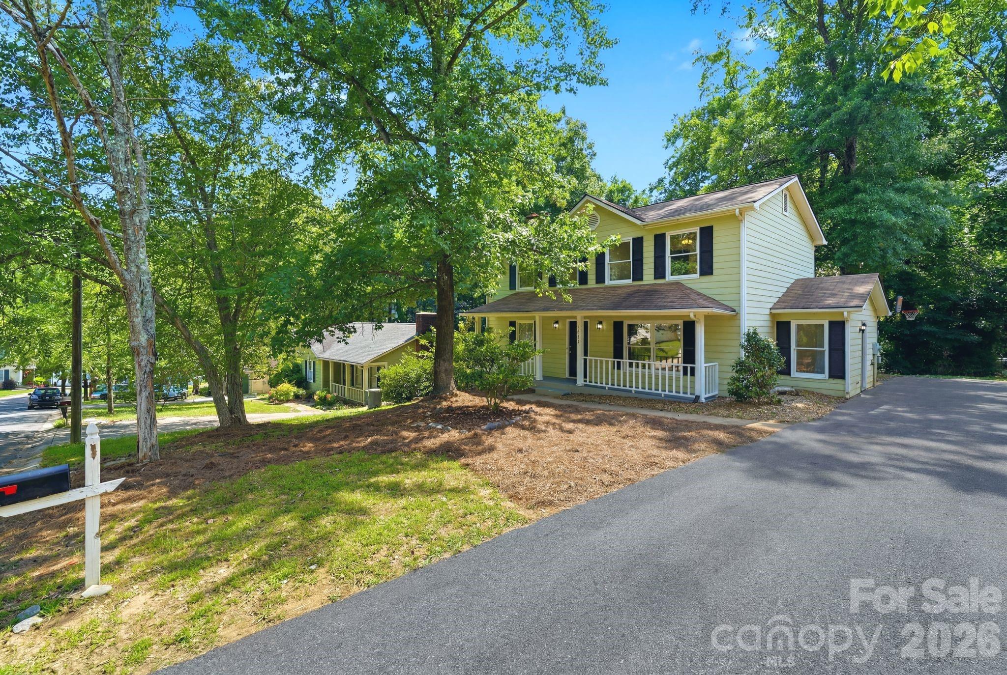 Photo 3 of 2819 Royal Ridge Lane, Charlotte, NC
