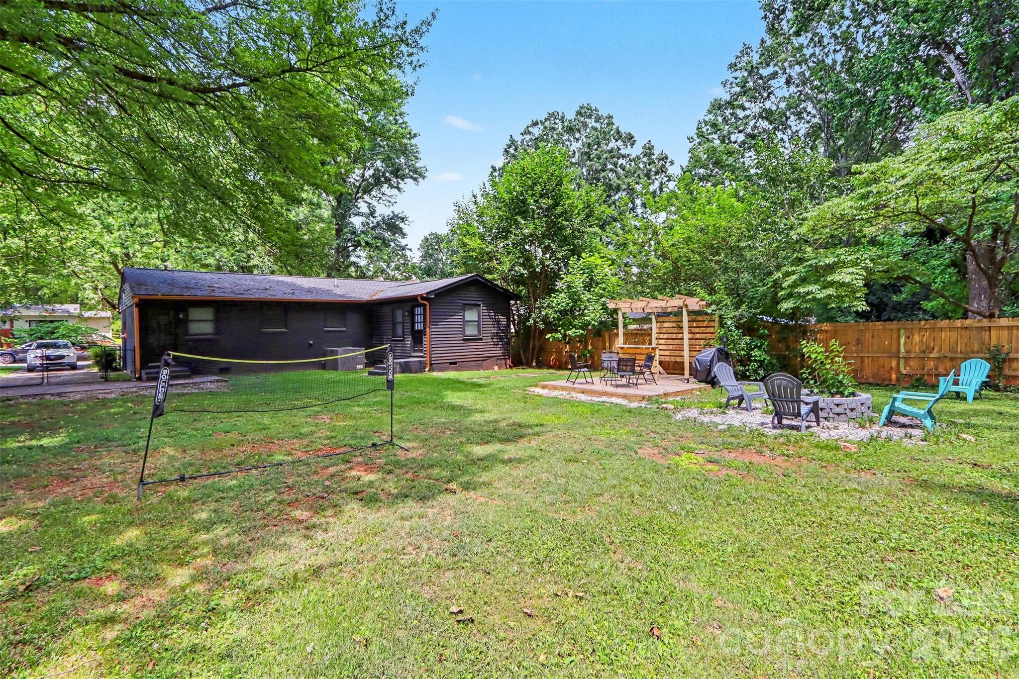 Home for sale at 2616 Springway Drive, Charlotte, NC — photo 17 of 21