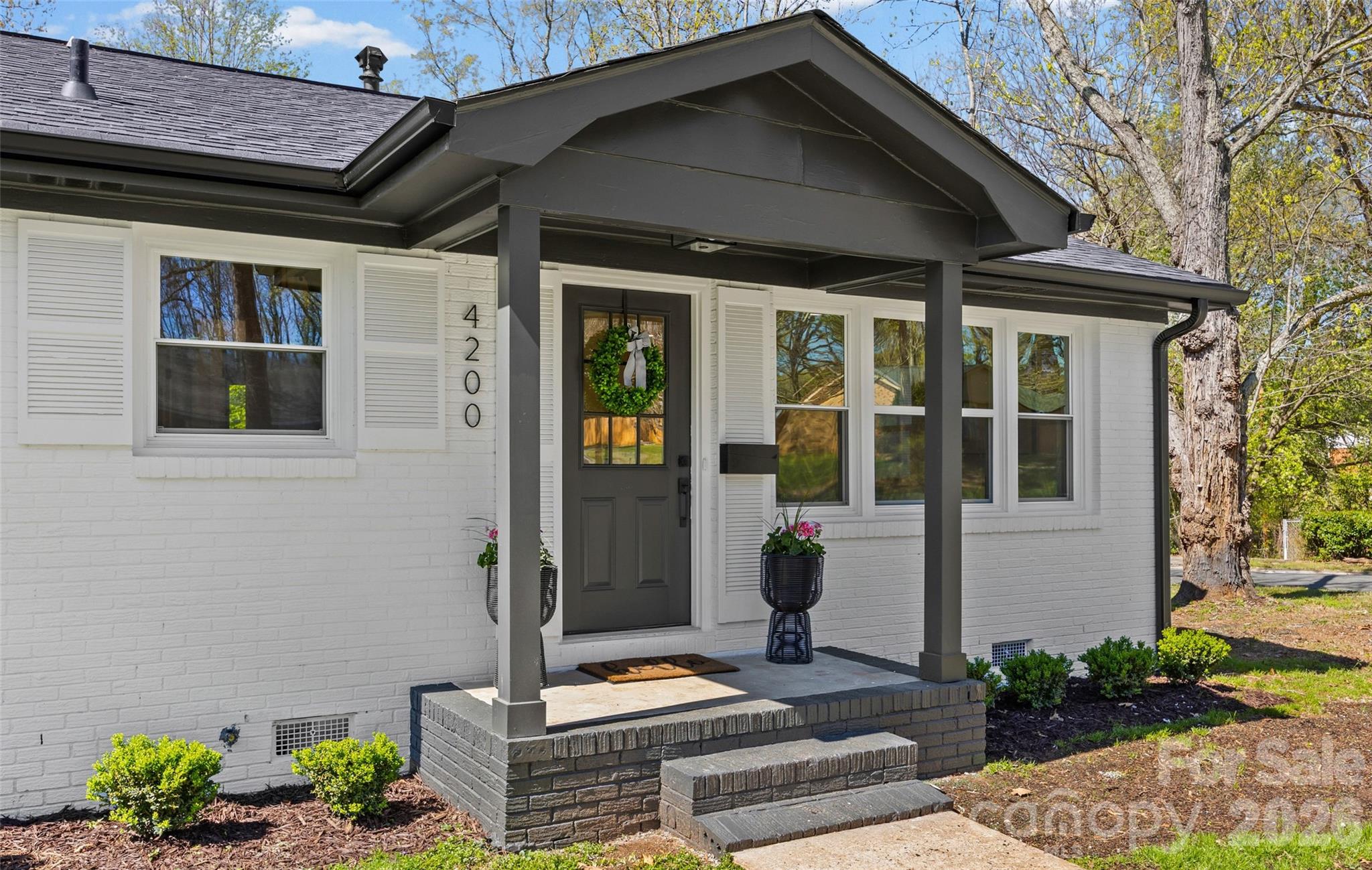 Photo 3 of 4200 Abbeydale Drive, Charlotte, NC
