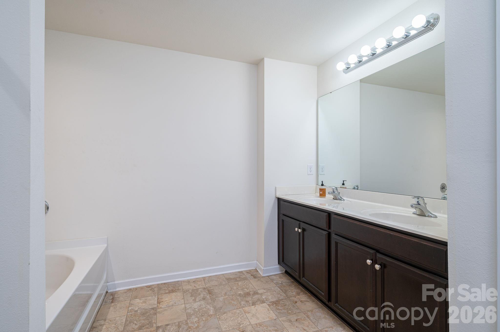 2818 Easton Knoll Drive, Dallas, NC - photo 35 of 48