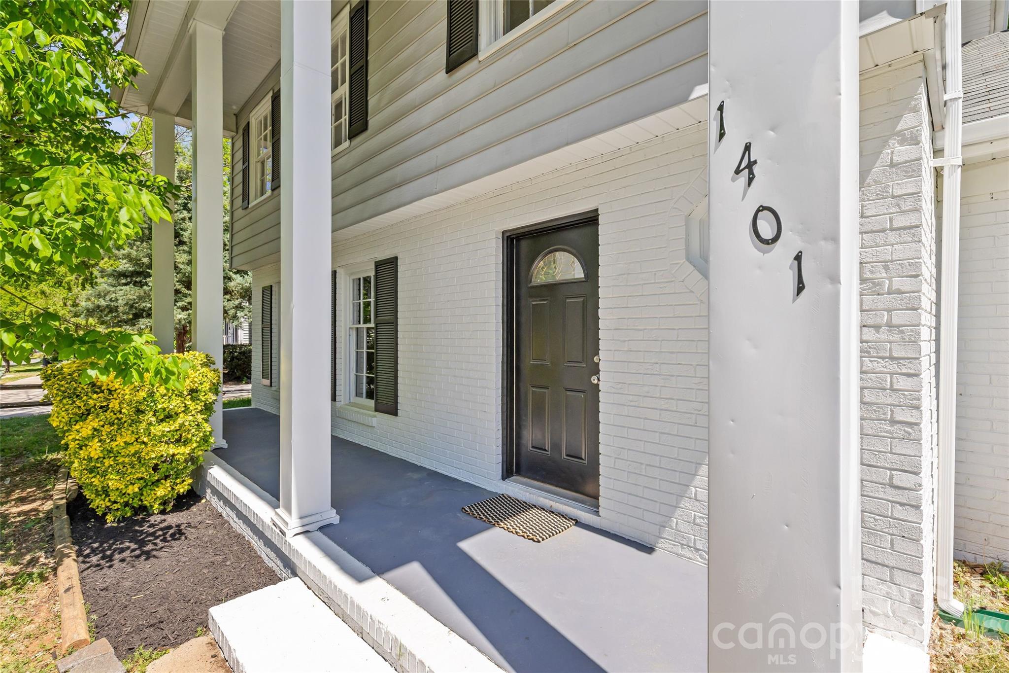 Photo 7 of 1401 Cedarwood Lane, Charlotte, NC