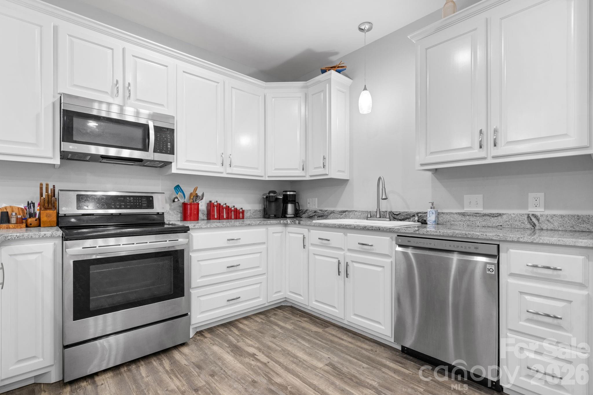 Photo 3 of 202 Ivy Court, Morganton, NC