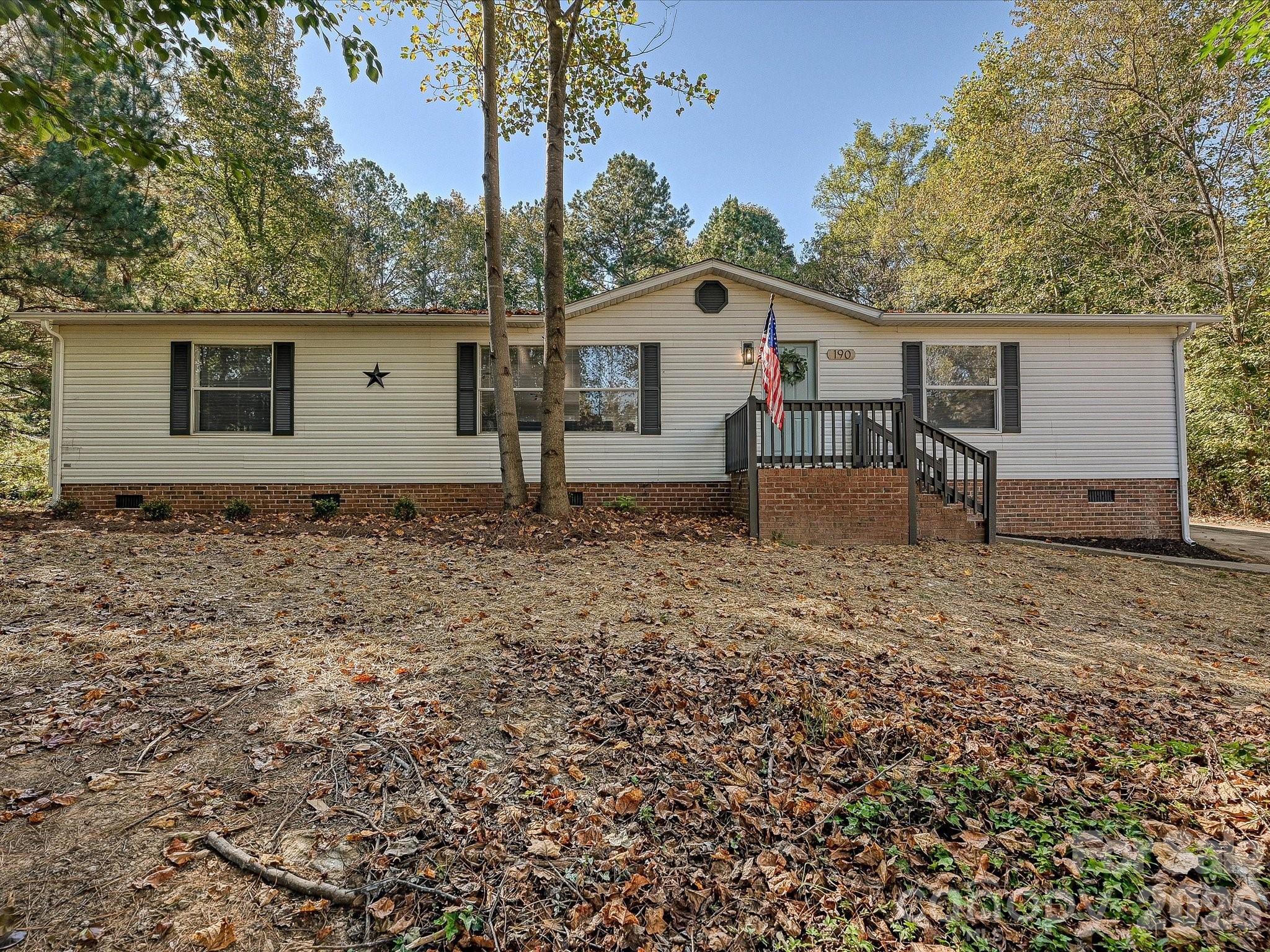 Photo 2 of 190 Ridge Creek Drive, Troutman, NC
