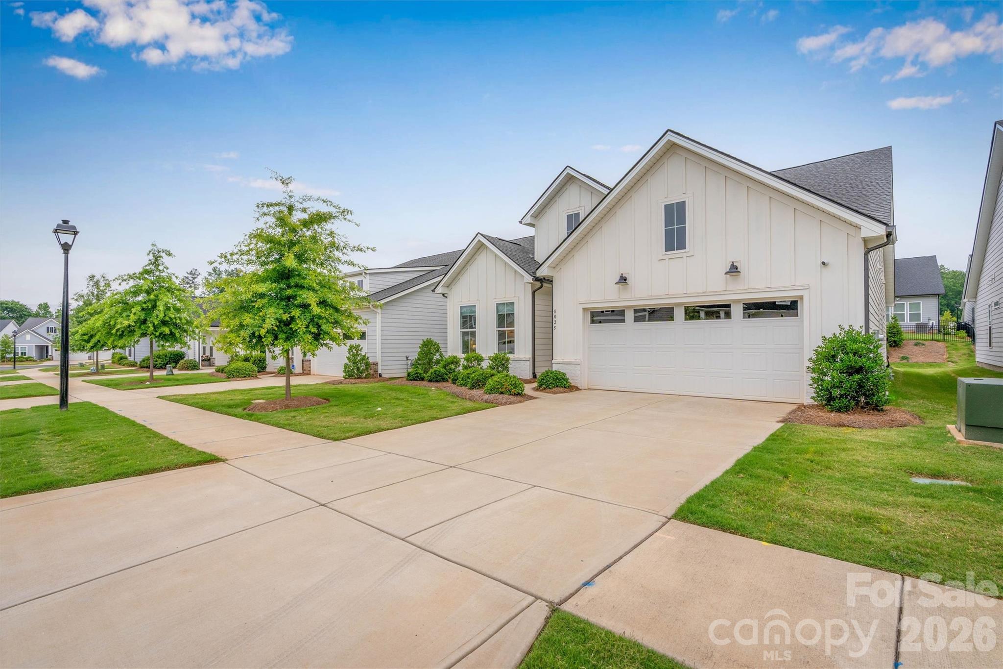 Photo 2 of 8025 Brookbank Drive, Charlotte, NC