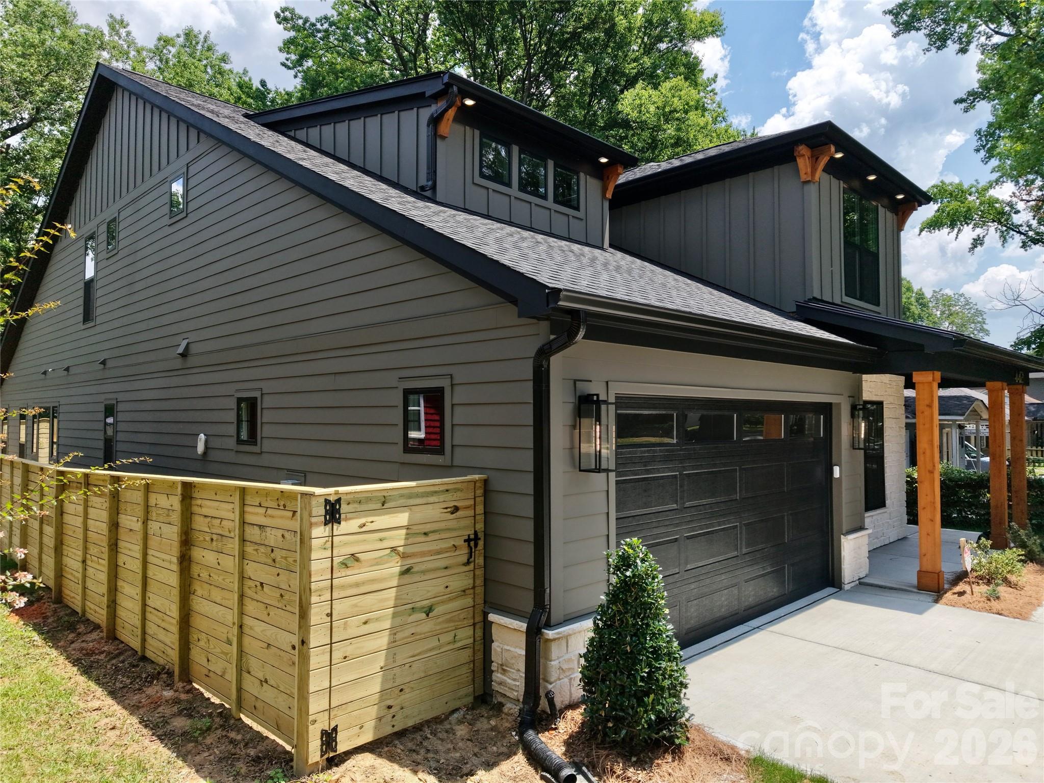 Photo 3 of 442 Sylvania Avenue, Charlotte, NC