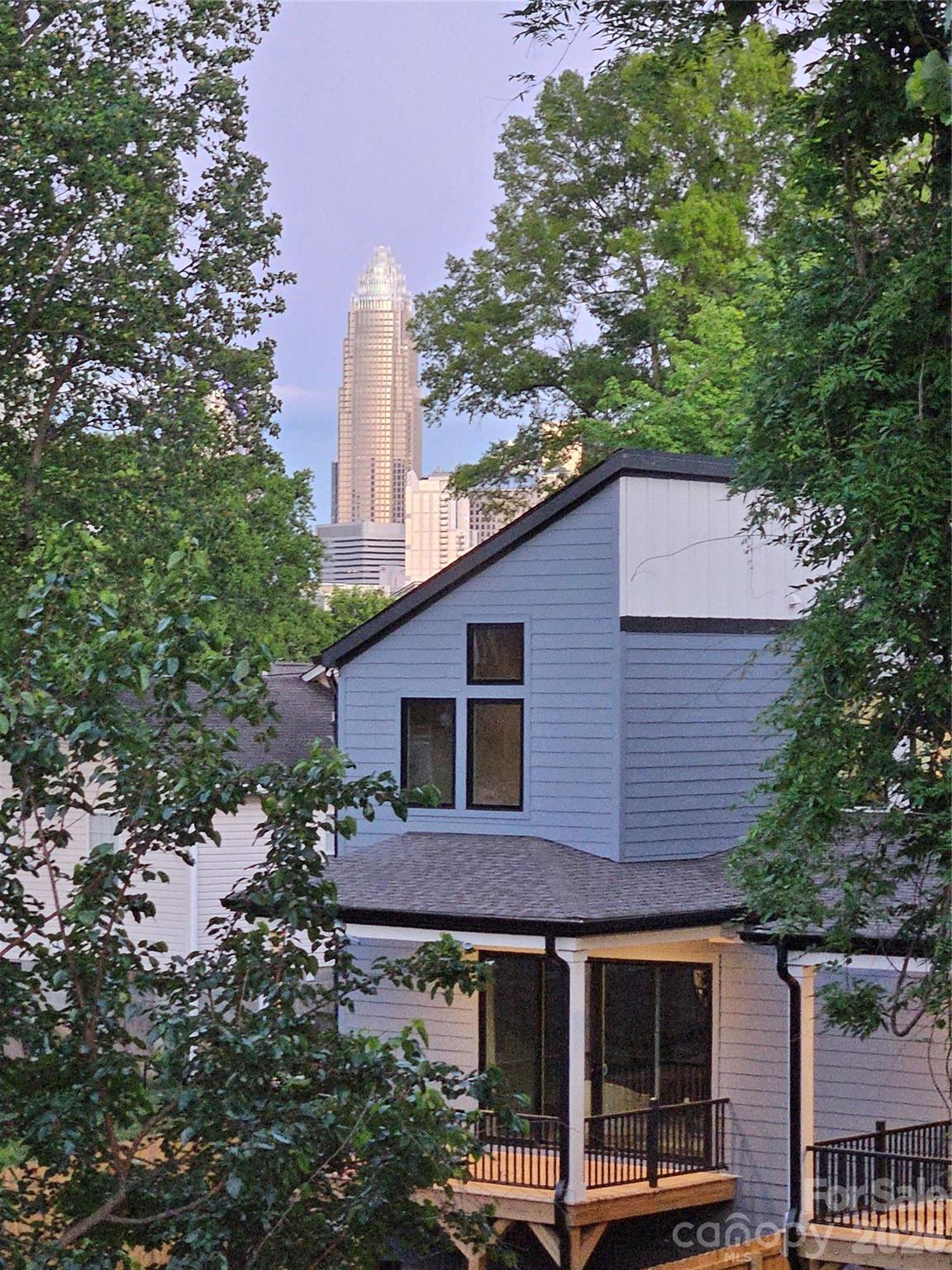 Photo 10 of 562 West End Drive, Charlotte, NC