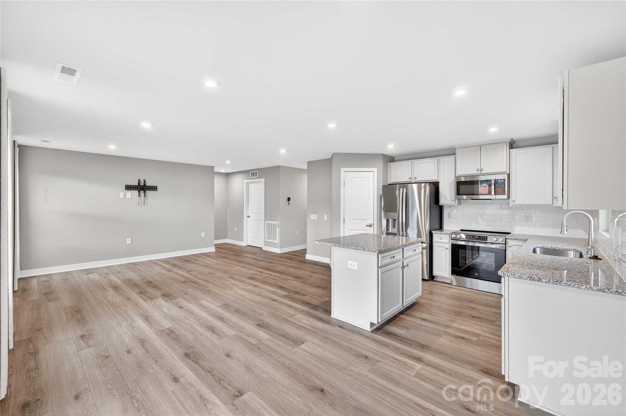 Photo 8 of 609 Nesbe Street, Lancaster, SC