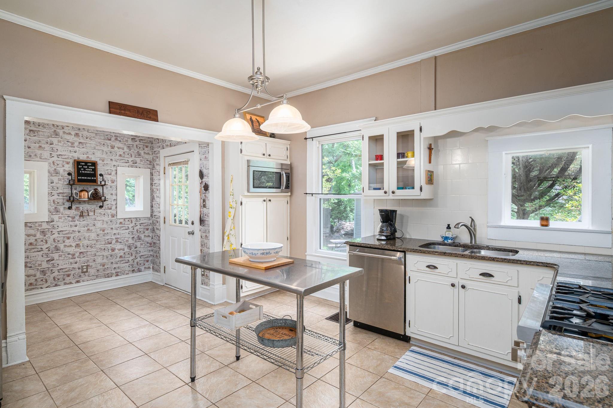 306 W Old Post Road, Cherryville, NC - photo 14 of 43