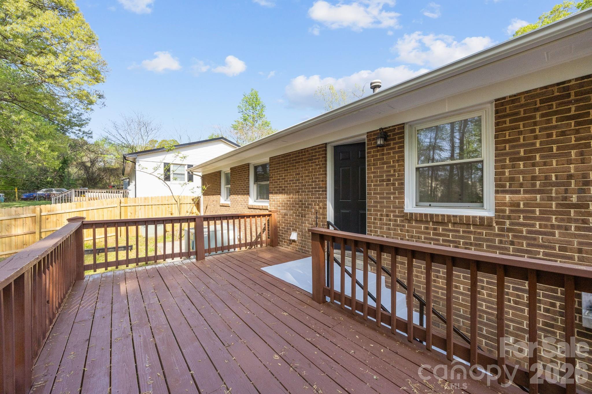 Photo 17 of 2309 Longleaf Drive, Charlotte, NC