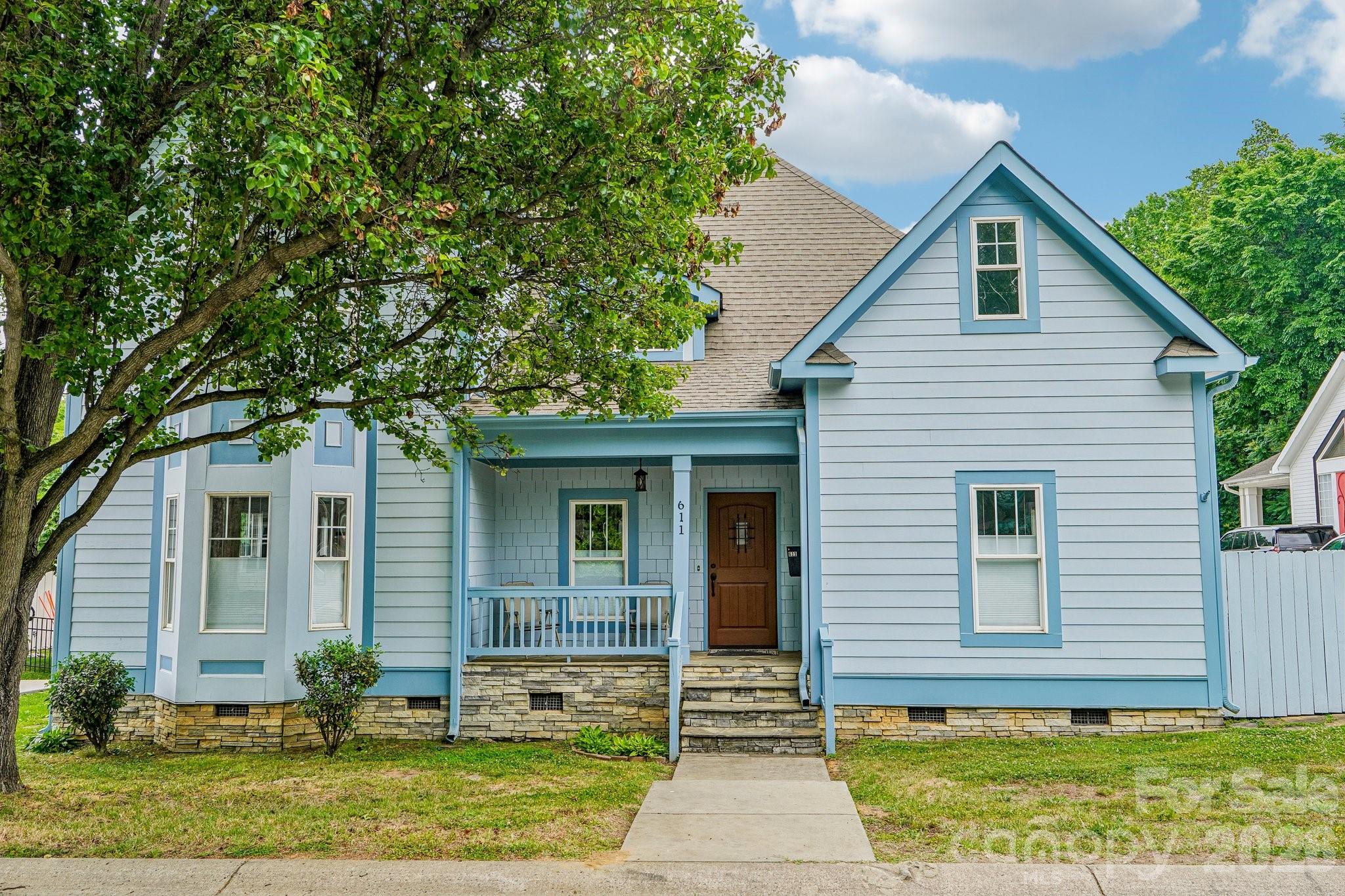 Photo 2 of 611 E 37th Street, Charlotte, NC