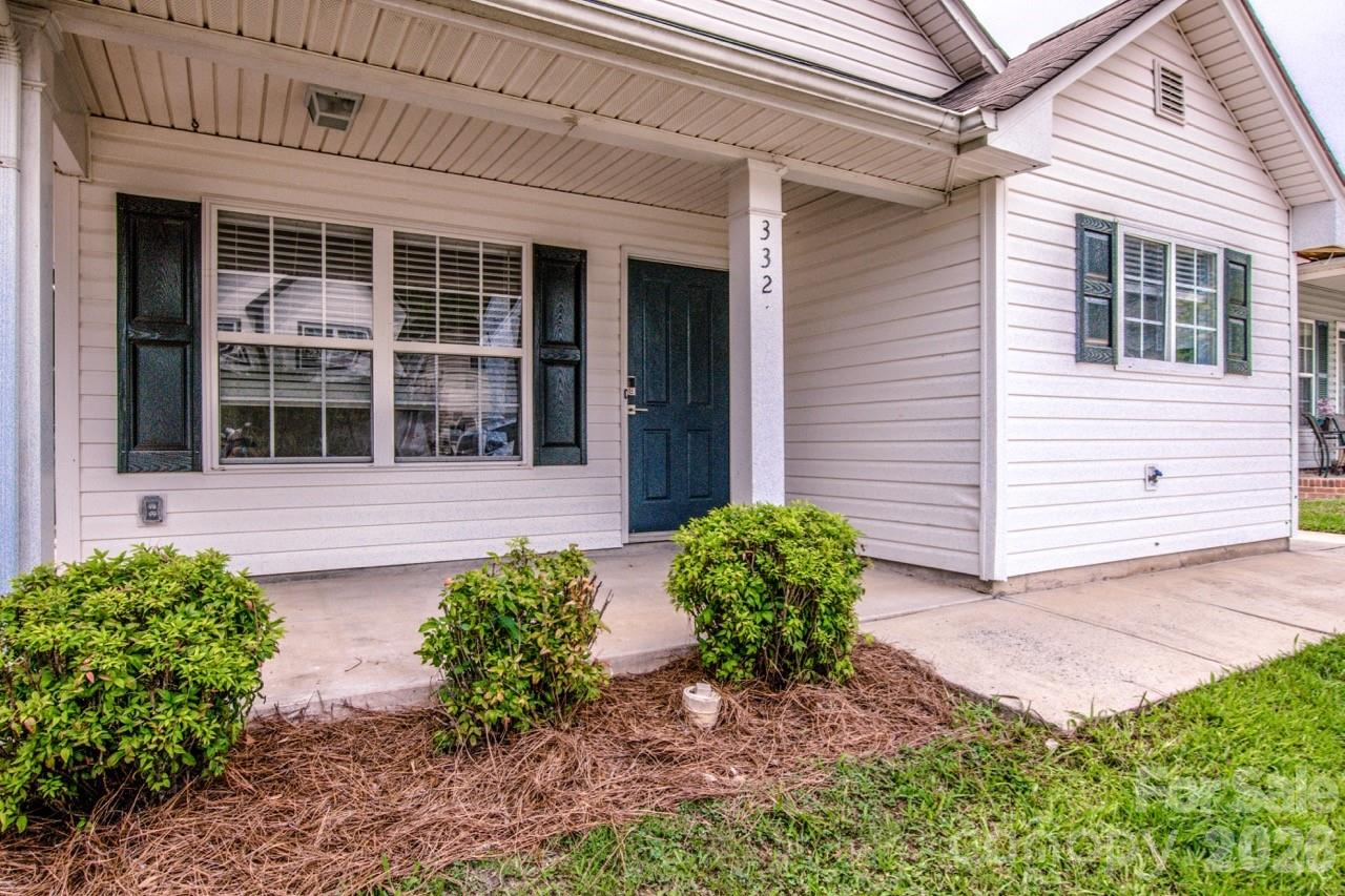 Photo 3 of 332 Cassidy Lane, Mooresville, NC
