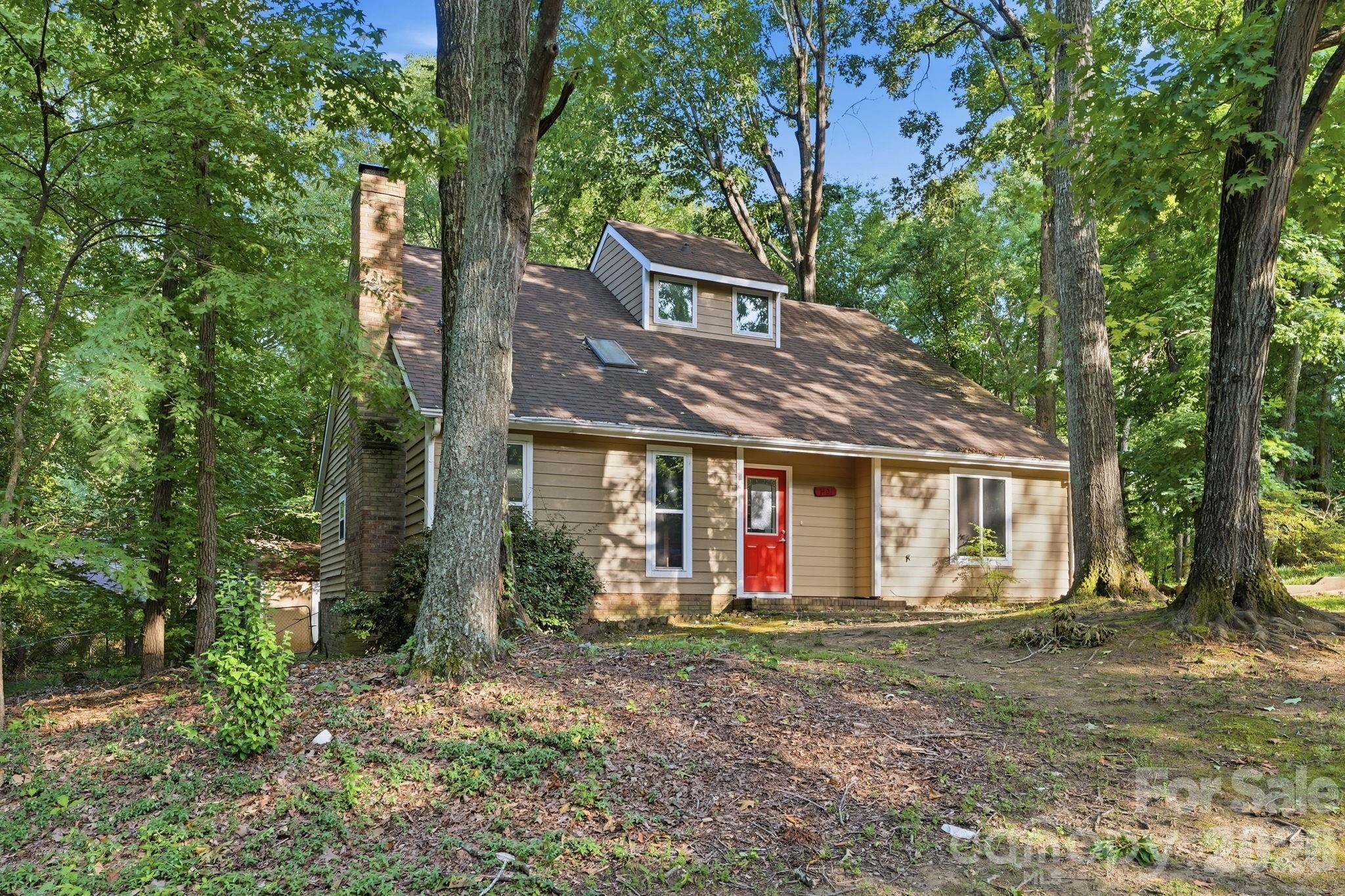 Home for sale at 7401 Park Vista Circle, Charlotte, NC — photo 2 of 33