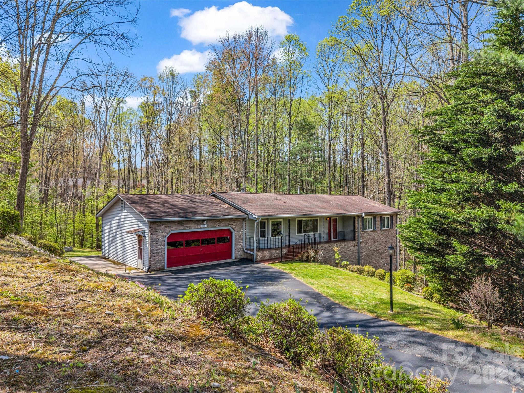 525 Maren Court, Hendersonville, NC