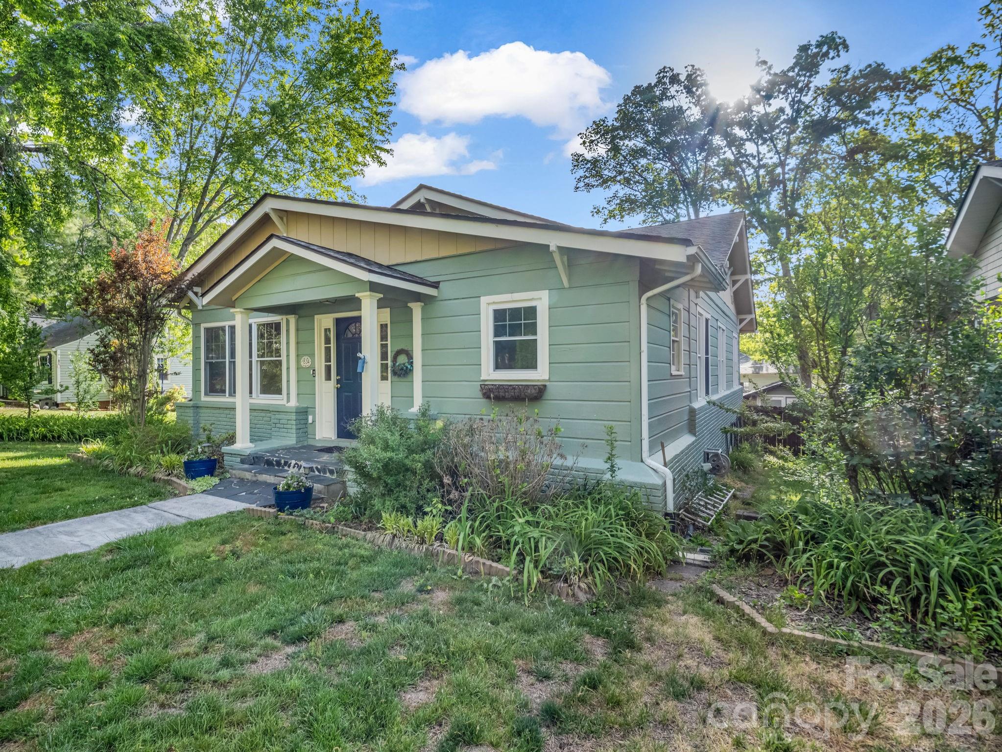 Photo 4 of 1534 Kensington Road, Hendersonville, NC