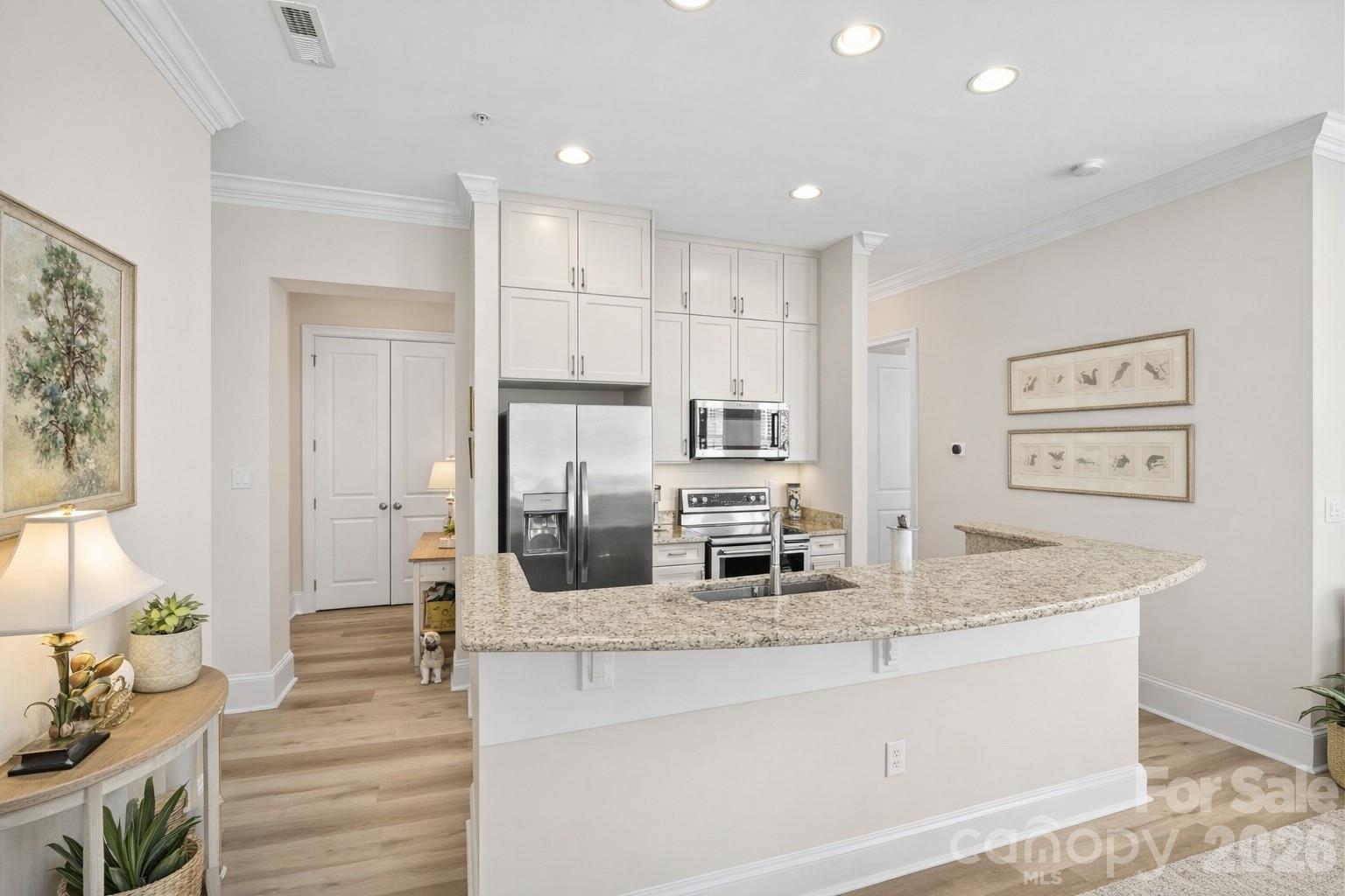 Photo 2 of 2994 Selwyn Avenue, Charlotte, NC