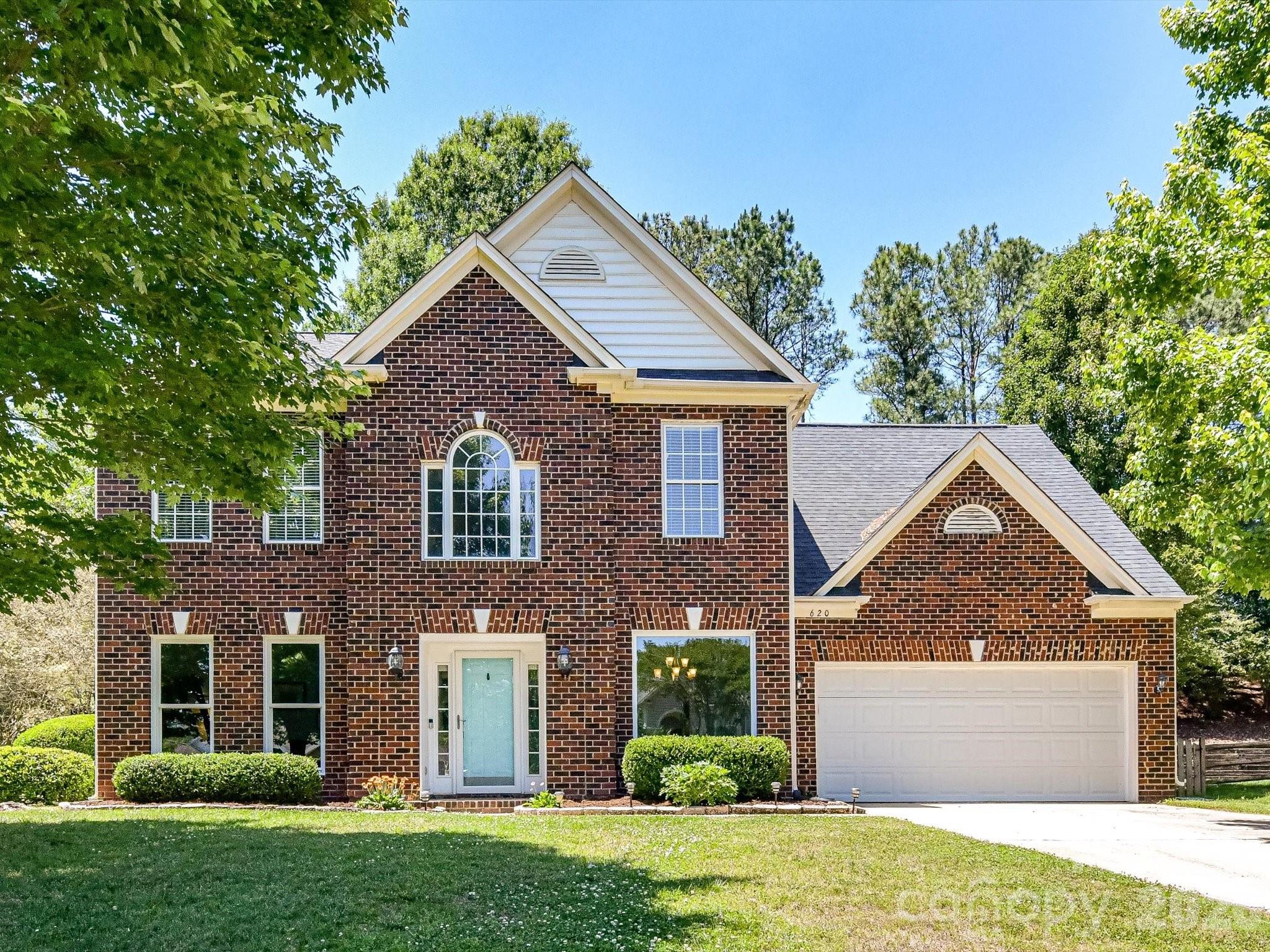 620 Meadow Lake Drive, Matthews, NC - photo 2 of 49