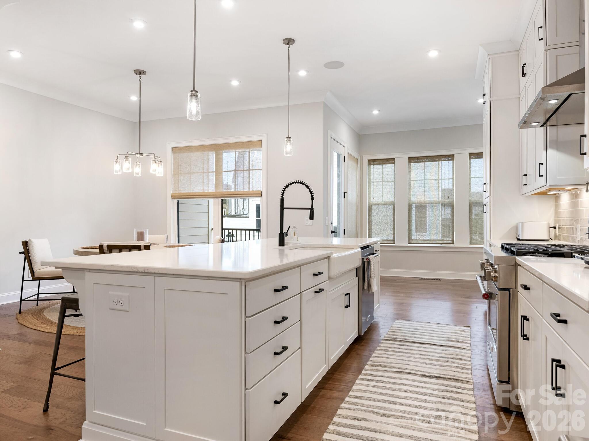 2555 Deacon Avenue, Charlotte, NC - photo 10 of 36